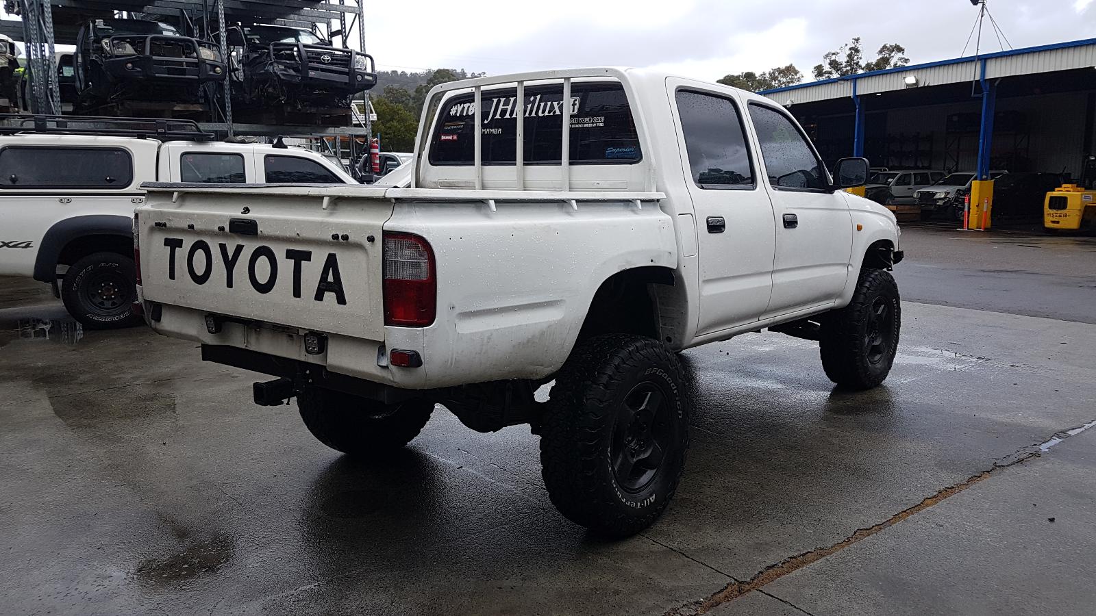 Toyota Hilux 1999 4 Door Utility