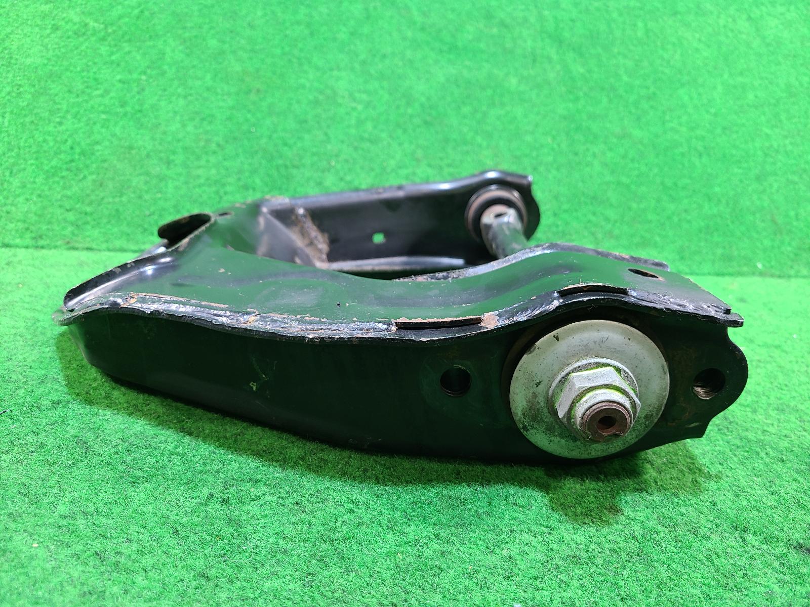 Right Front Upper Control Arm Hilux Toyota 1997