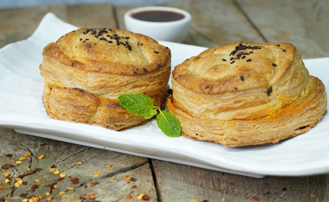 TANDOORI CHICKEN PUFF