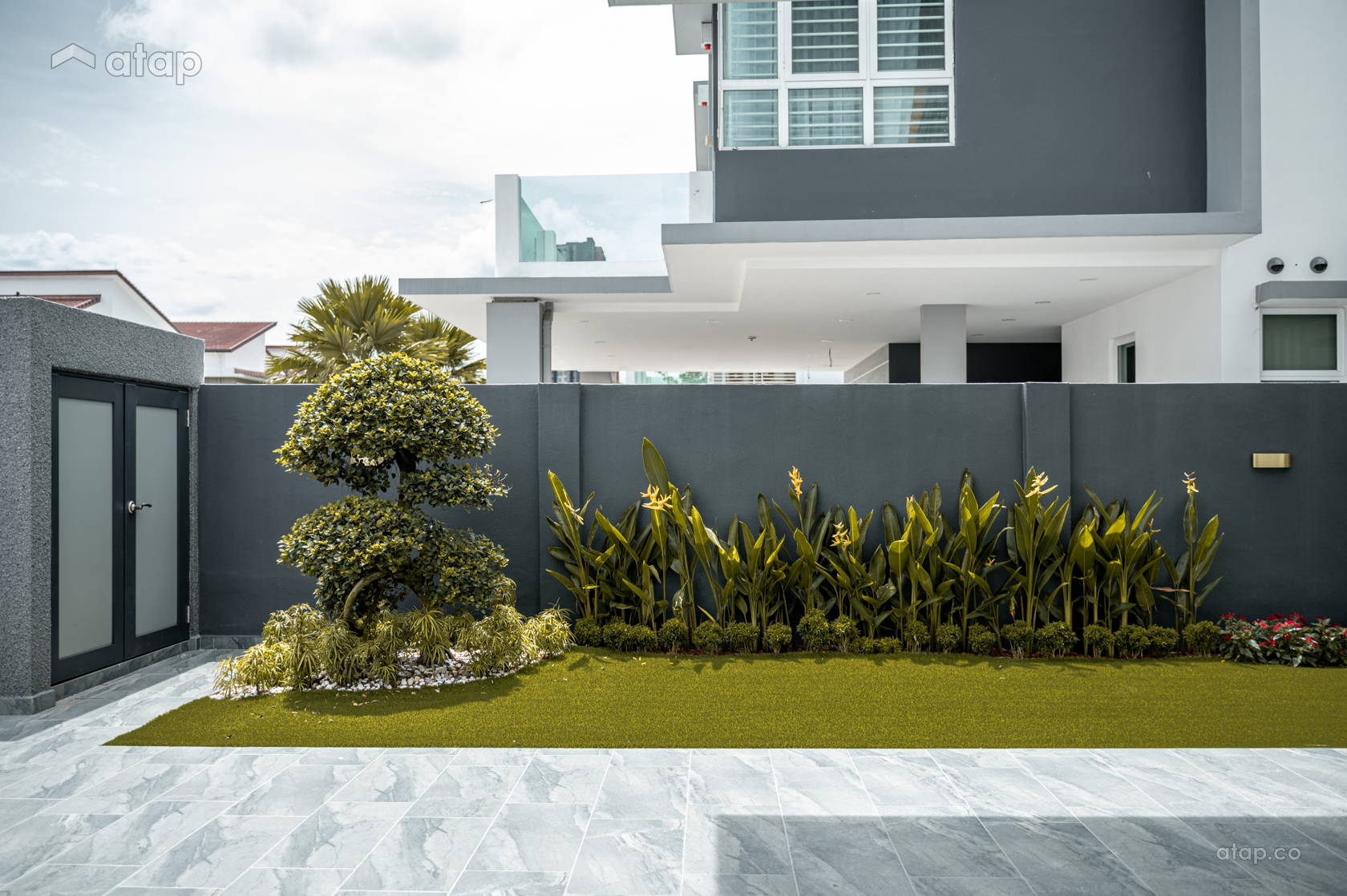 Modern Garden semi-detached design ideas & photos Malaysia | Atap.co
