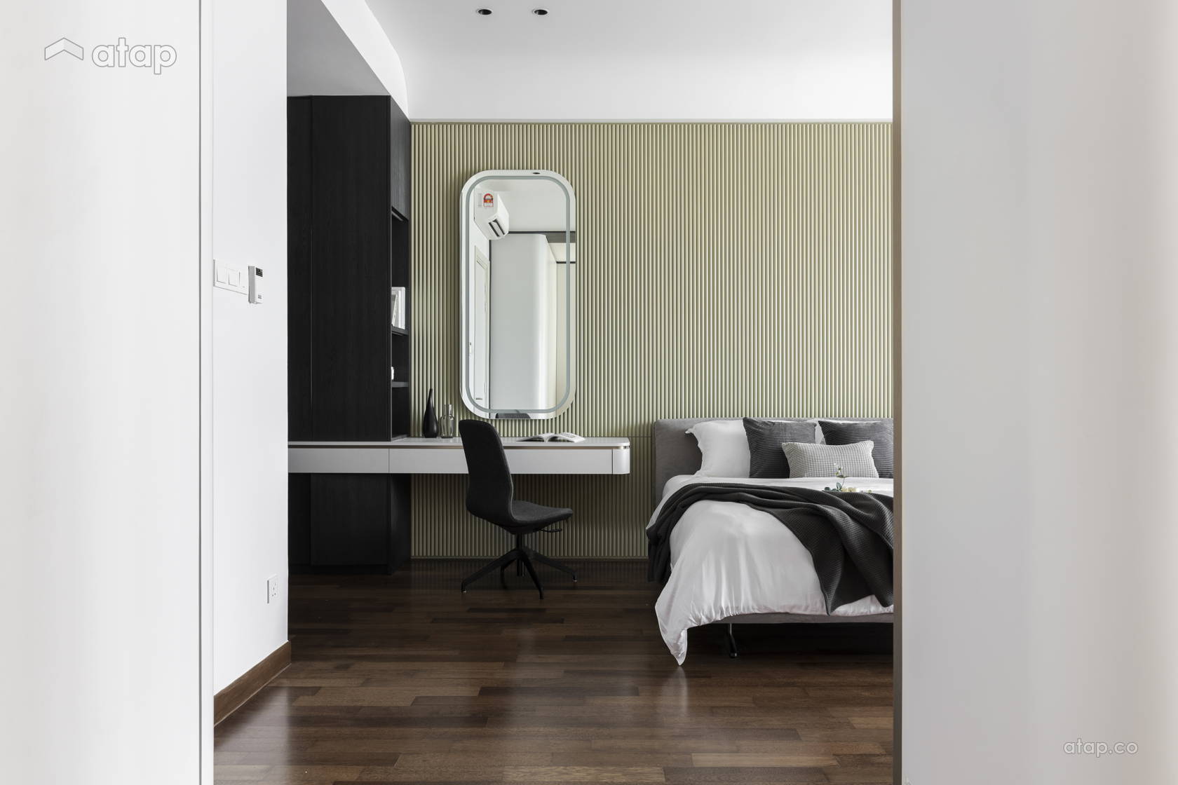 Contemporary Modern Bedroom semi-detached design ideas & photos ...