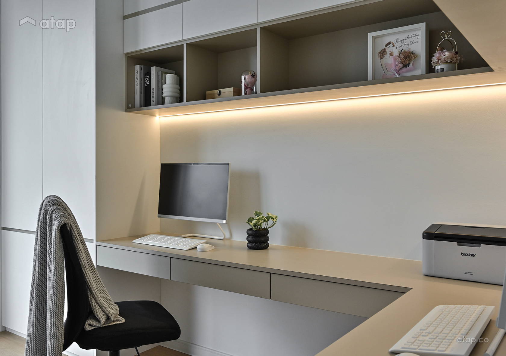 Minimalistic Study Room condominium design ideas & photos Malaysia ...