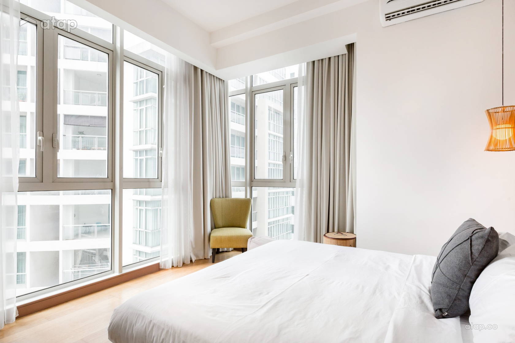 Modern Zen Bedroom condominium design ideas & photos Malaysia | Atap.co