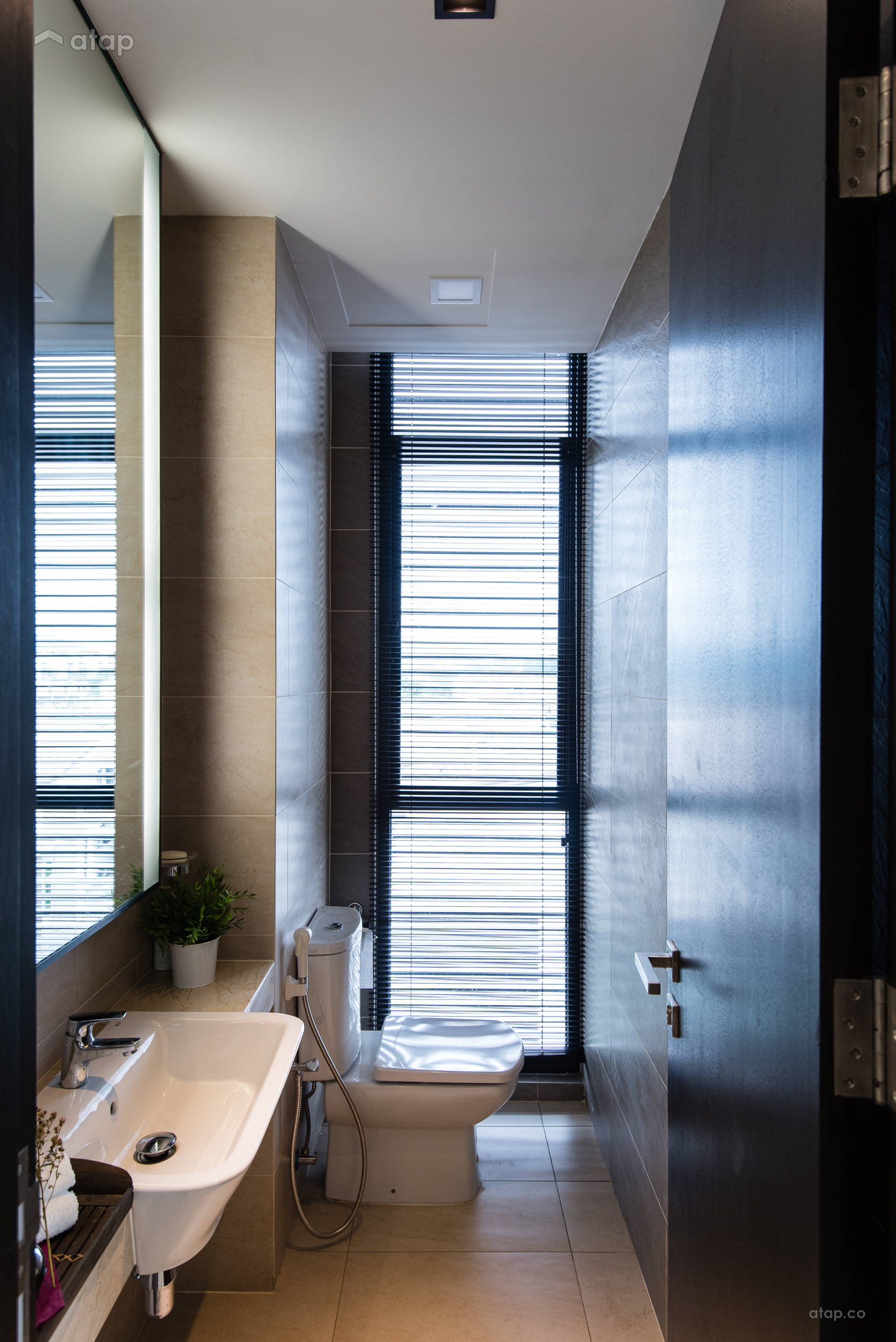 Contemporary Modern Bathroom semi-detached design ideas & photos ...