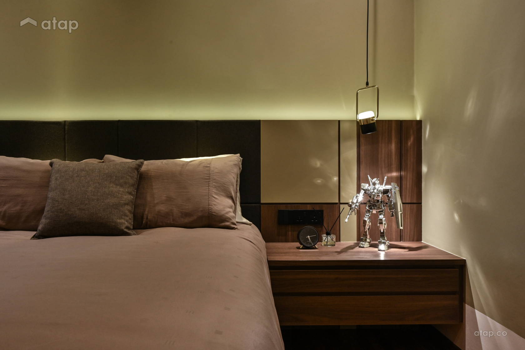 Contemporary Minimalistic Bedroom terrace design ideas & photos ...