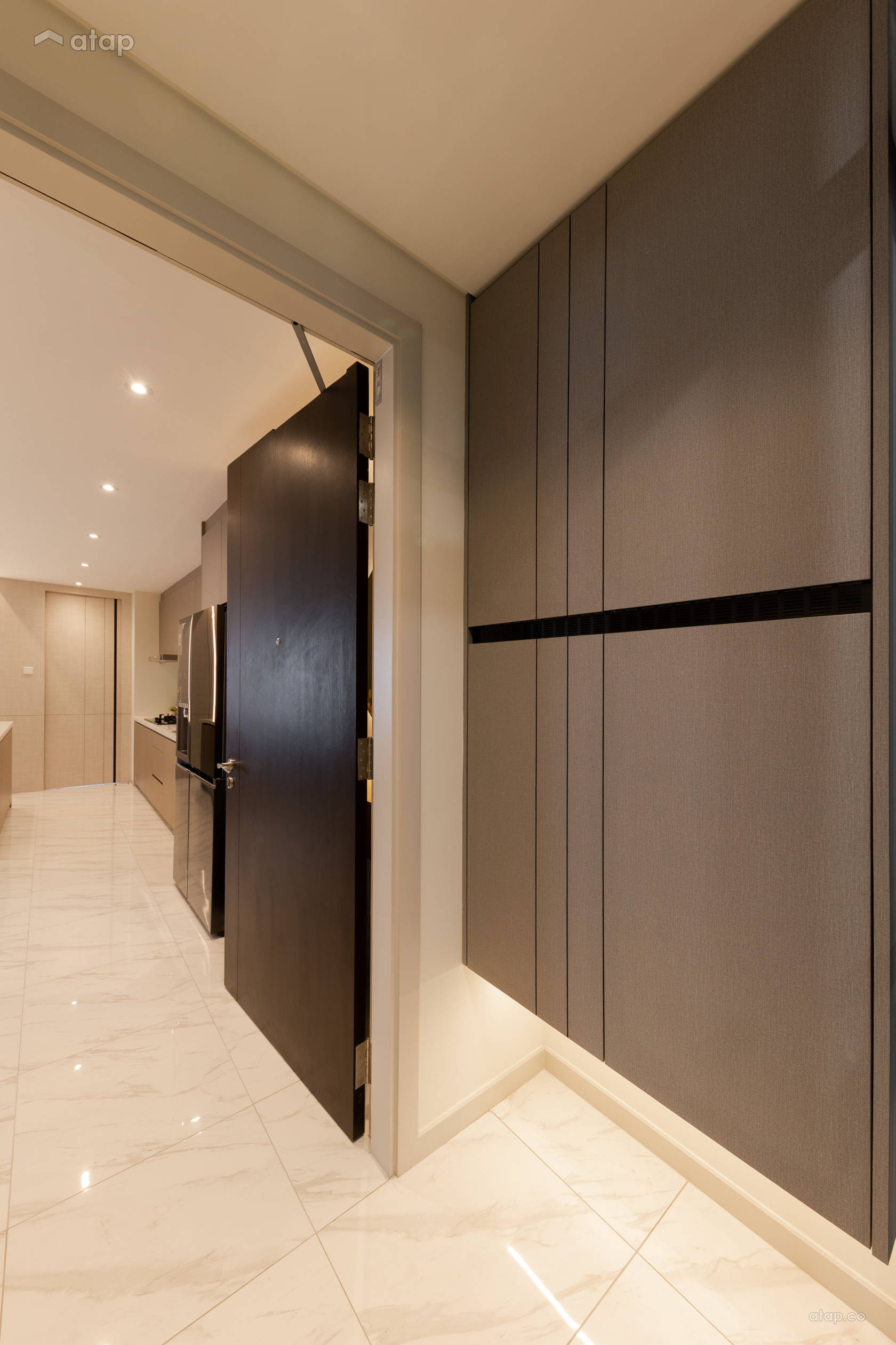 Classic Modern Foyer condominium design ideas & photos Malaysia | Atap.co