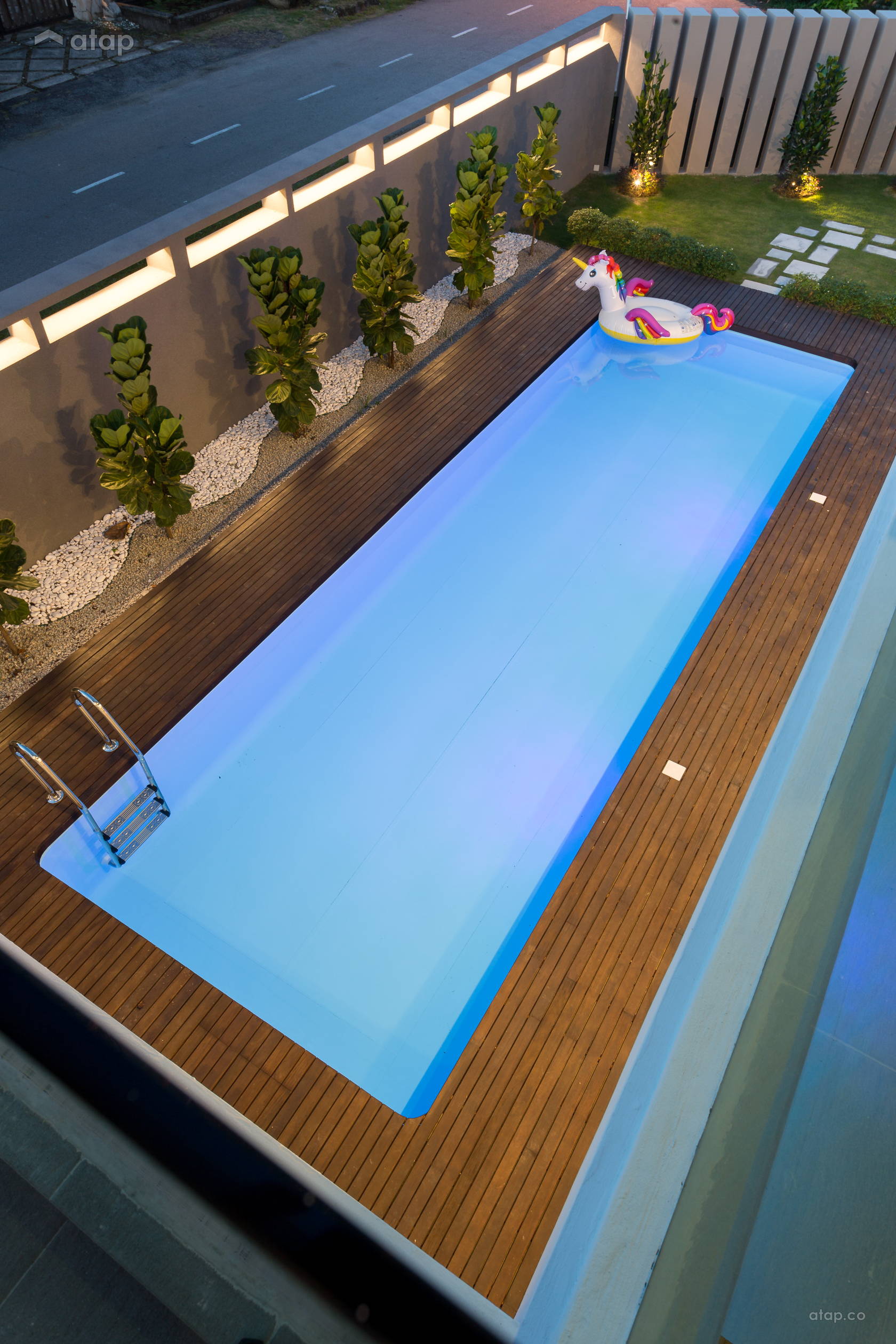 Contemporary Modern Balcony Garden terrace design ideas & photos ...