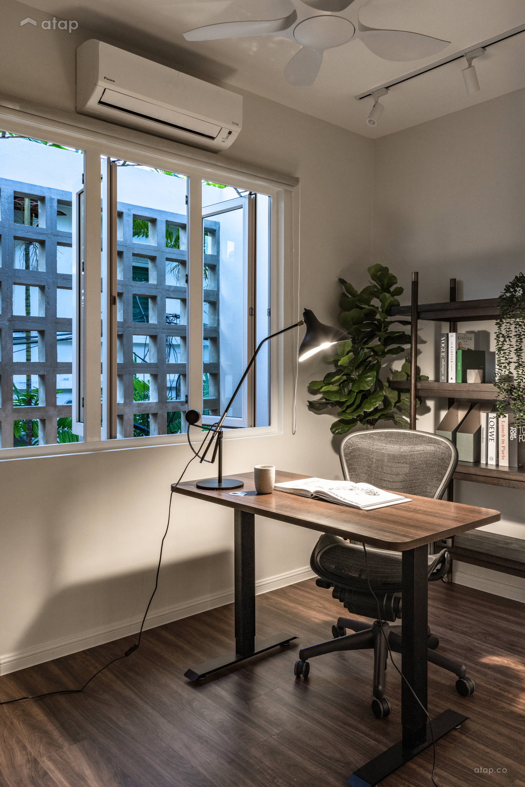 Minimalistic Office terrace design ideas & photos Malaysia | Atap.co