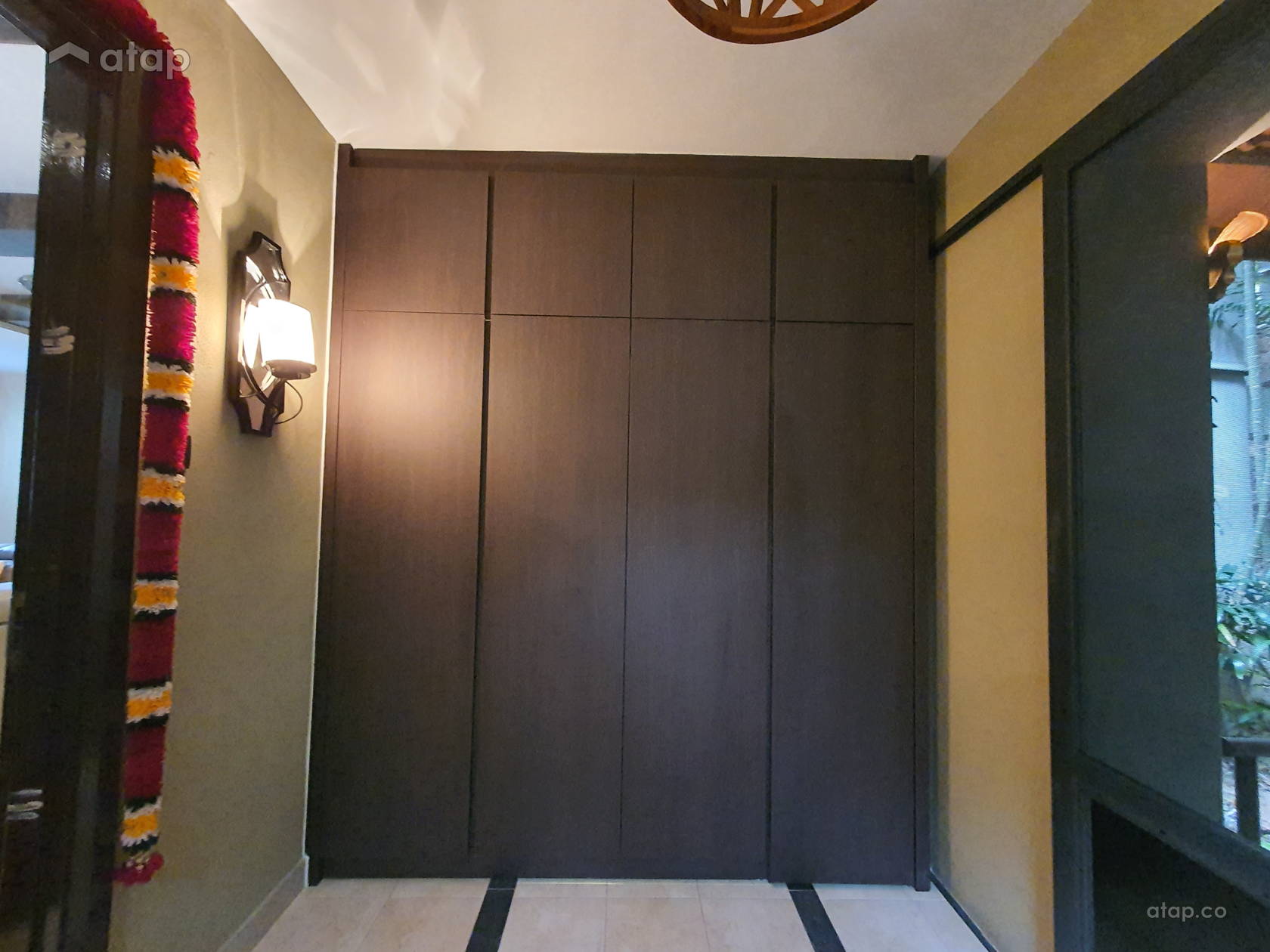 Asian Scandinavian Foyer bungalow design ideas & photos Malaysia | Atap.co
