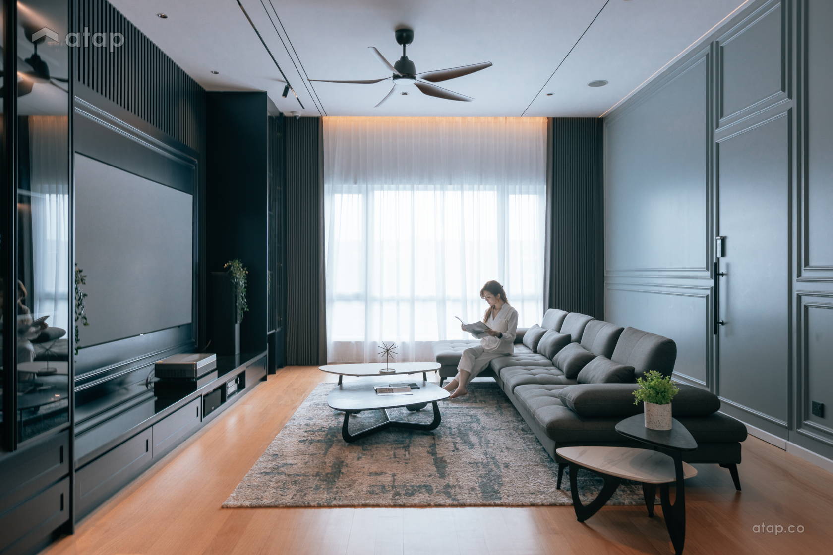 Modern Family Room Living Room bungalow design ideas & photos Malaysia | Atap.co