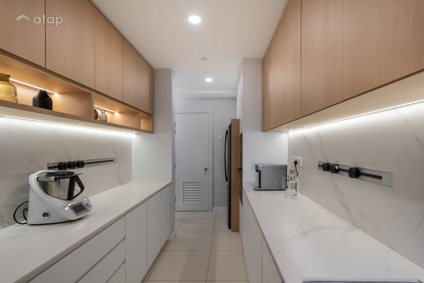 Minimalistic Kitchen condominium design ideas & photos Malaysia | Atap.co