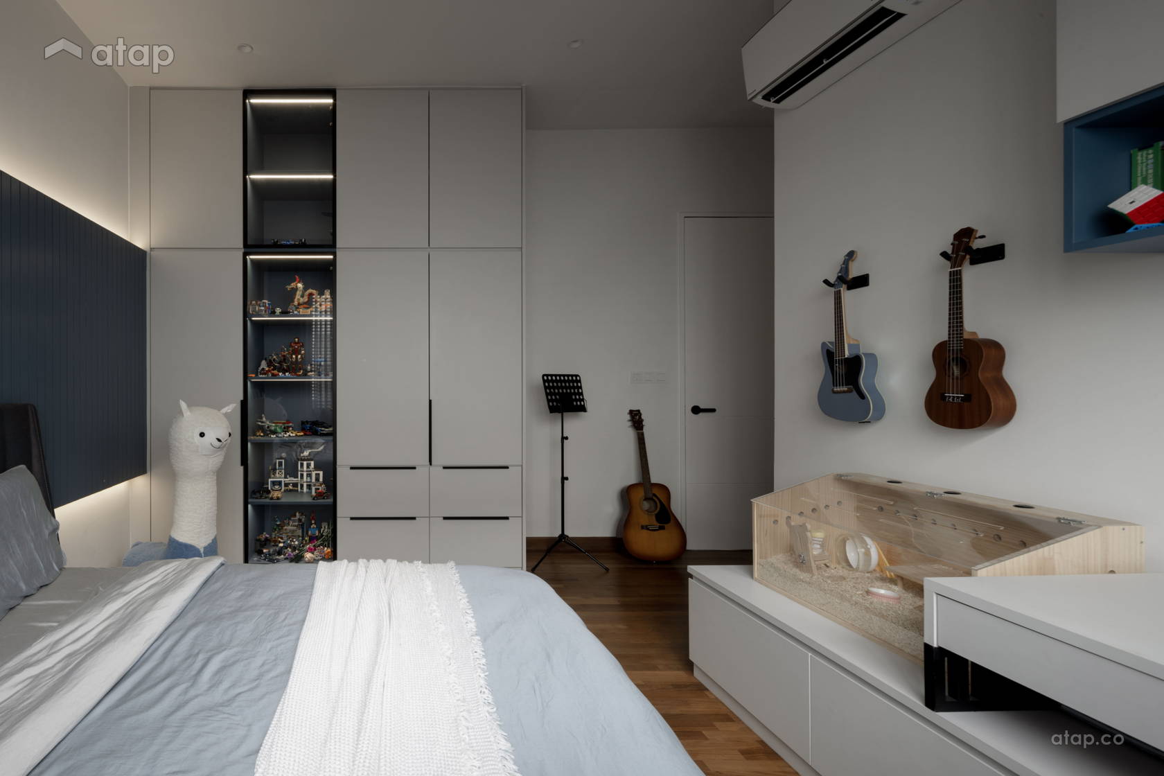 Minimalistic Modern Bedroom semi-detached design ideas & photos ...