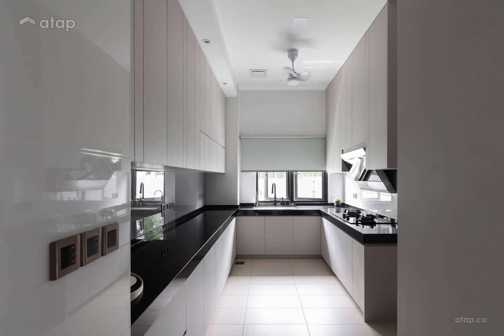 Classic Contemporary Kitchen semi-detached design ideas & photos ...