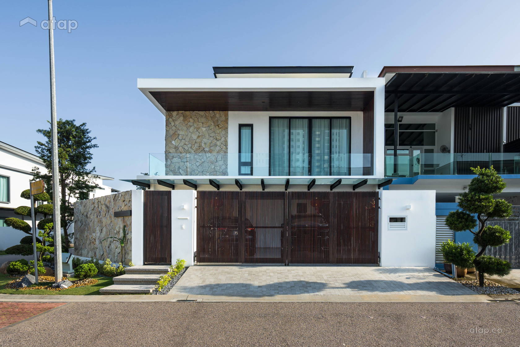 Contemporary Zen Exterior terrace design ideas & photos Malaysia | Atap.co