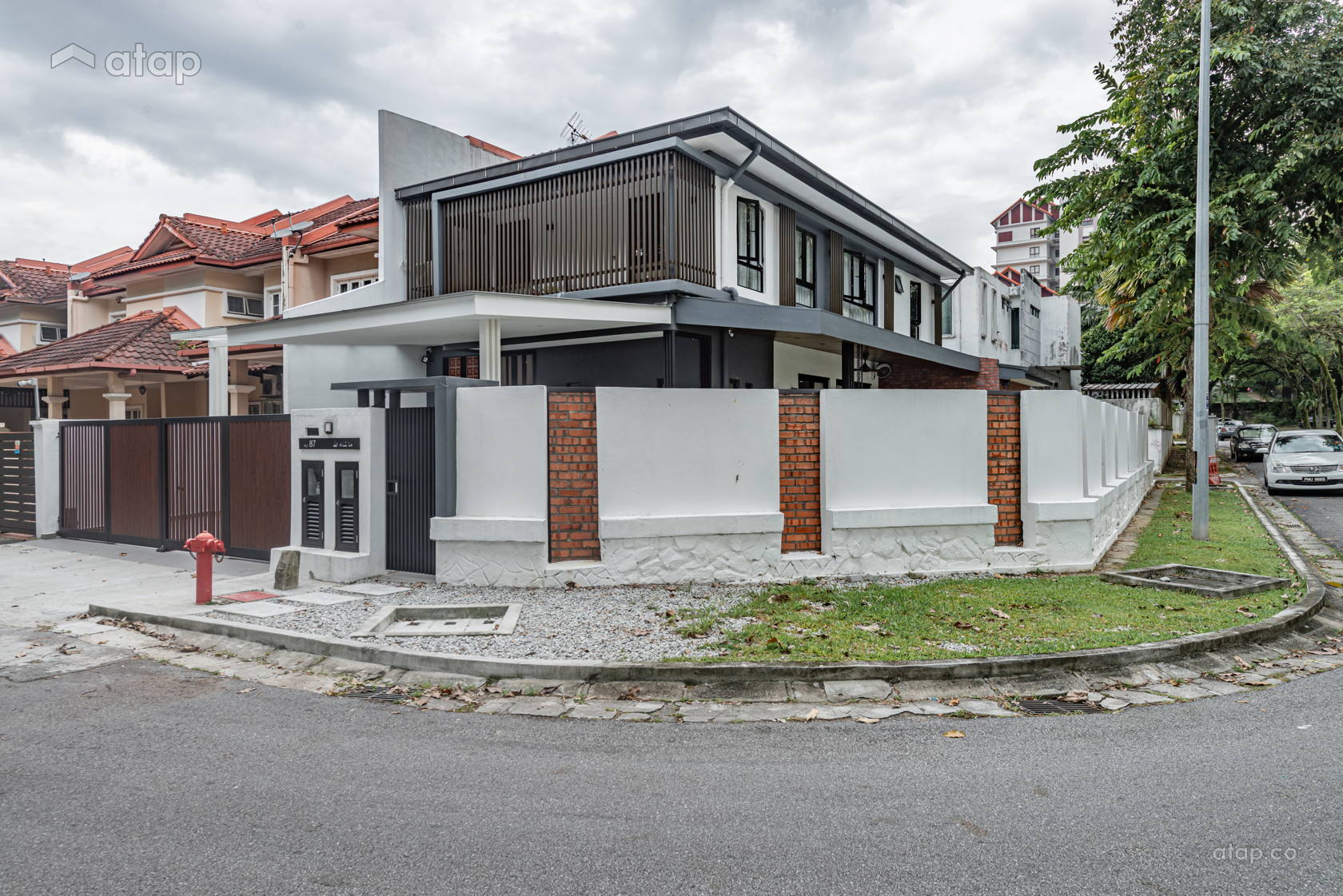 Asian Industrial Exterior terrace design ideas & photos Malaysia | Atap.co