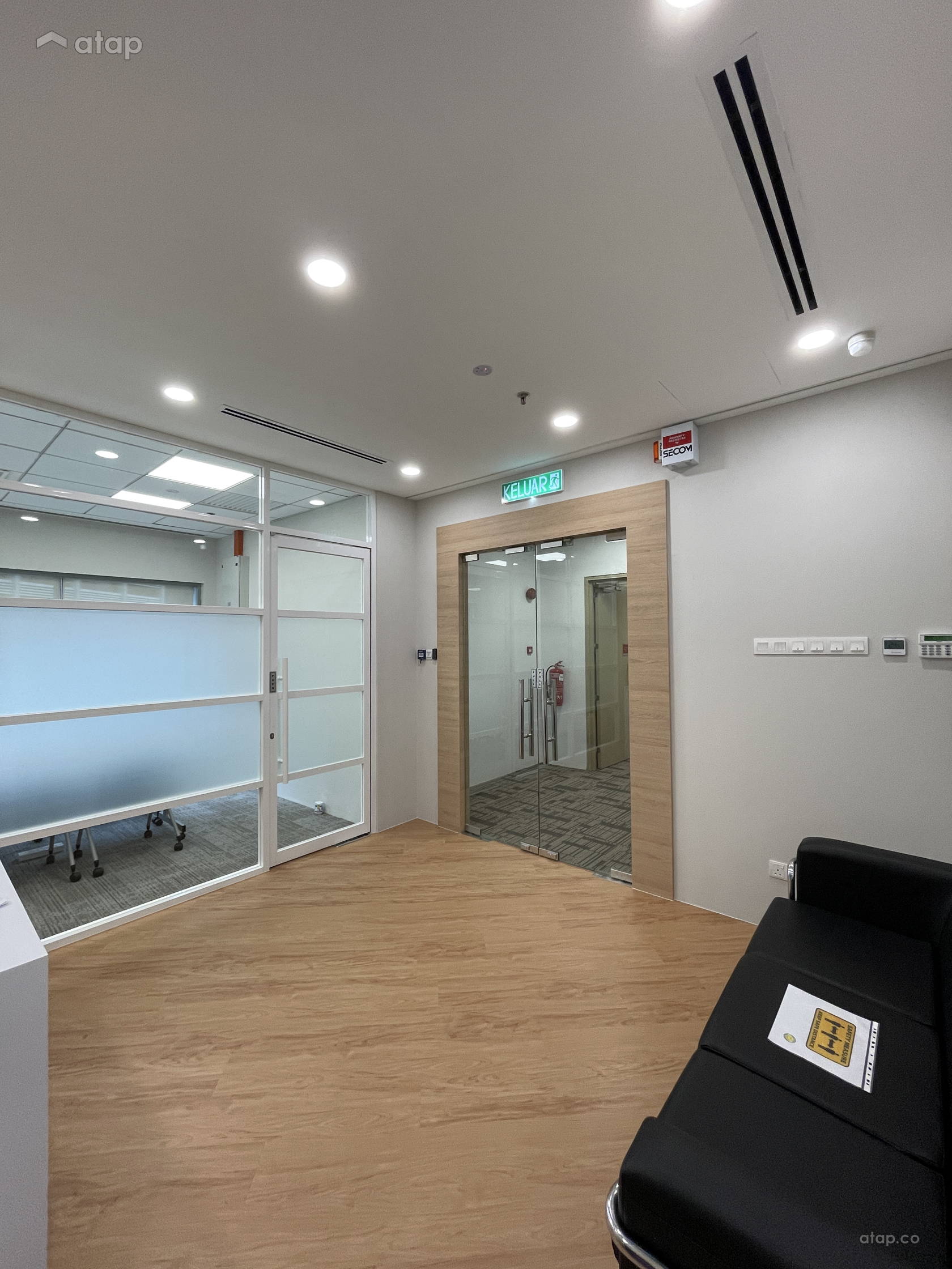 Minimalistic Modern Office skyscraper design ideas & photos Malaysia ...