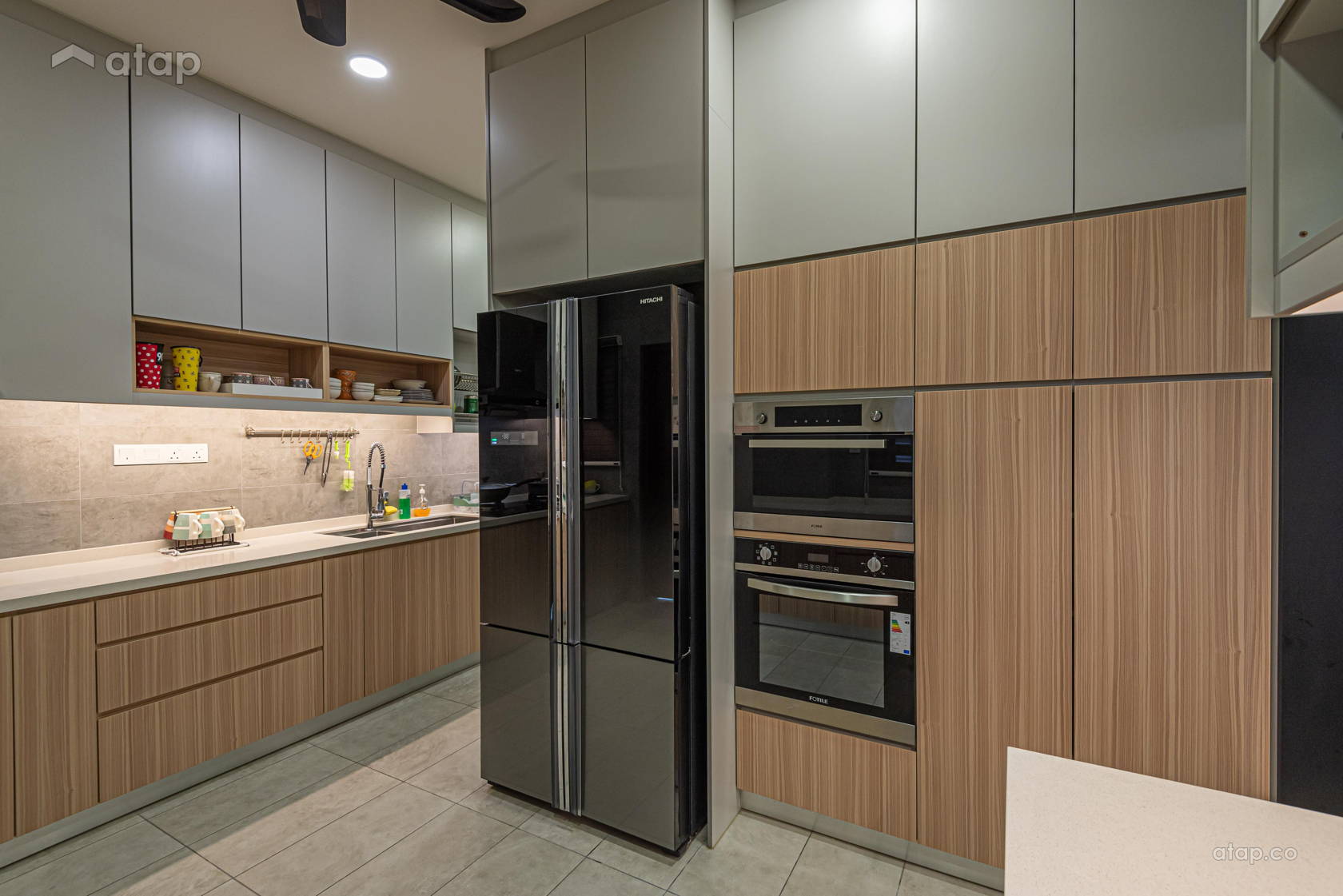 Contemporary Minimalistic Kitchen semi-detached design ideas & photos ...