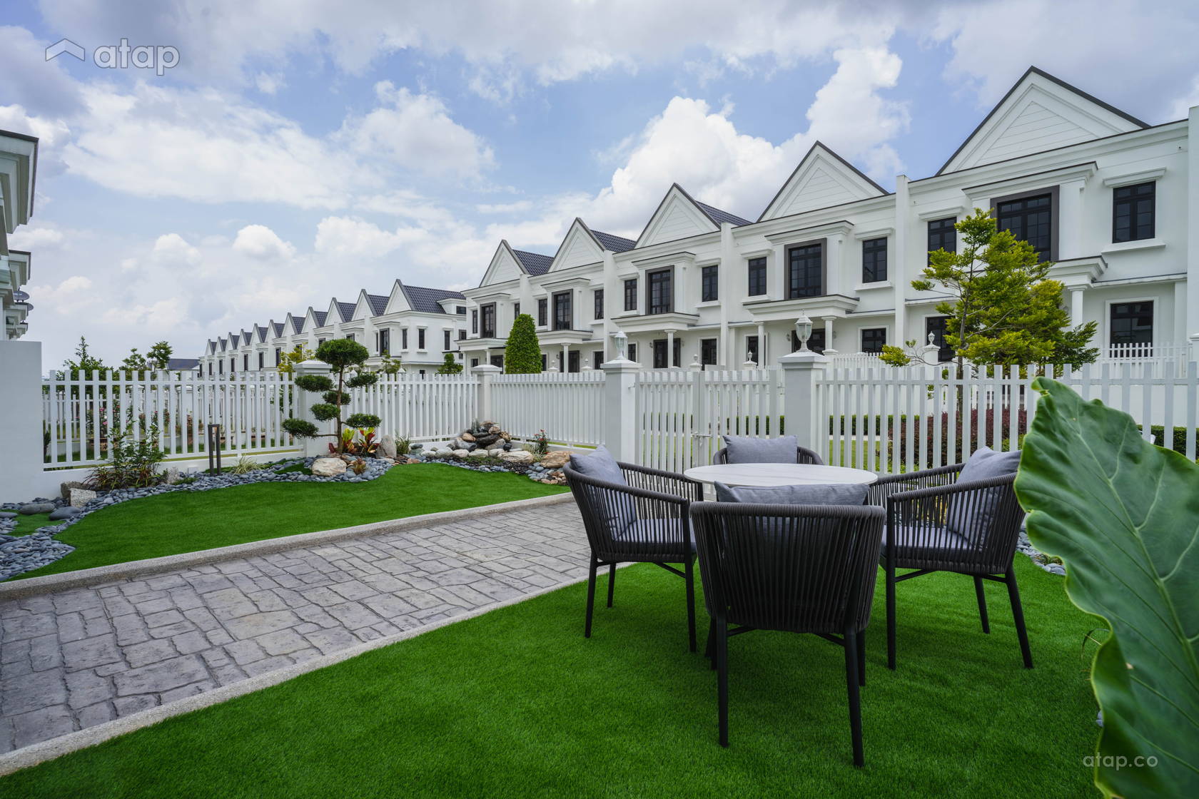 Modern Garden terrace design ideas & photos Malaysia | Atap.co