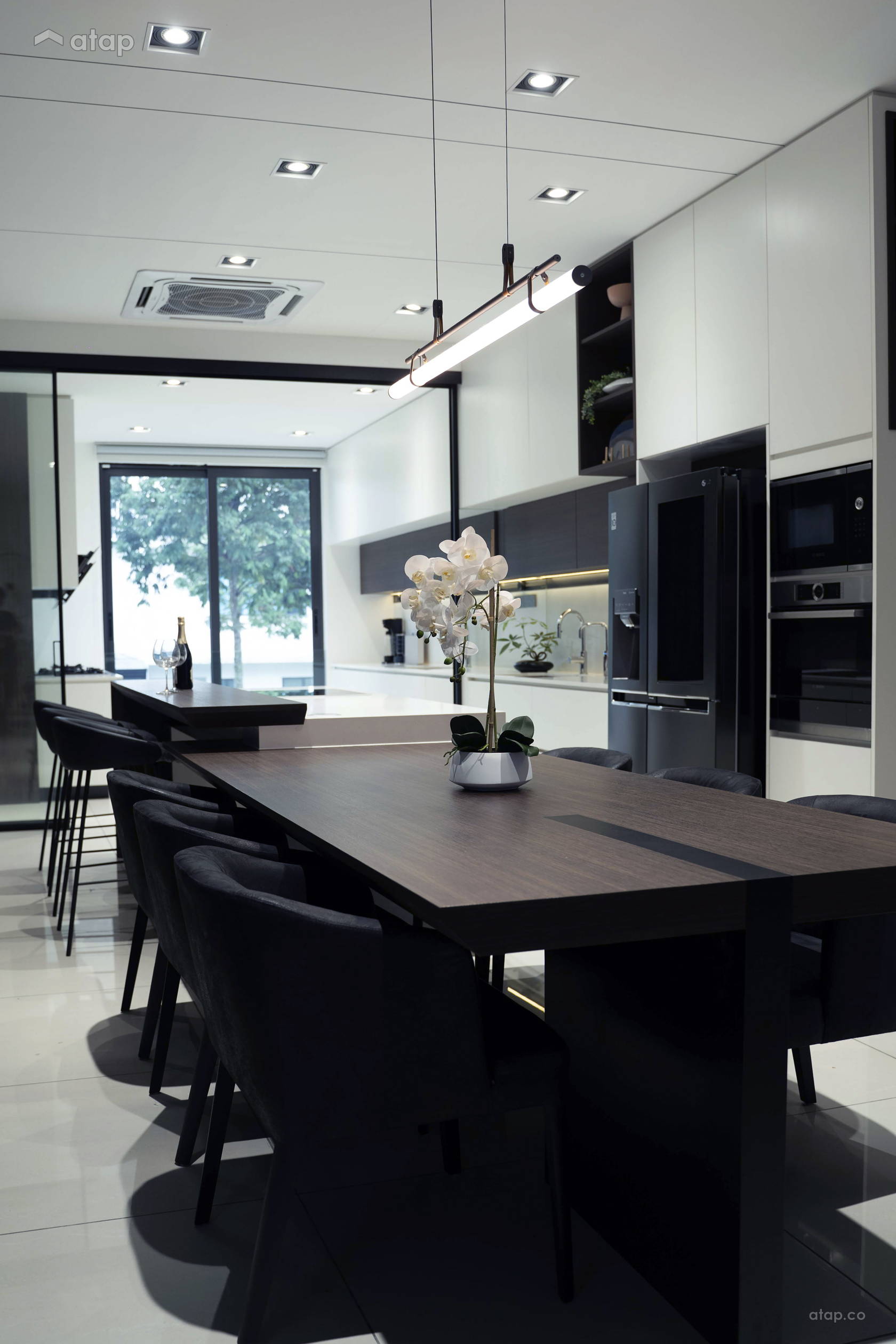 Minimalistic Zen Dining Room Kitchen semi-detached design ideas ...