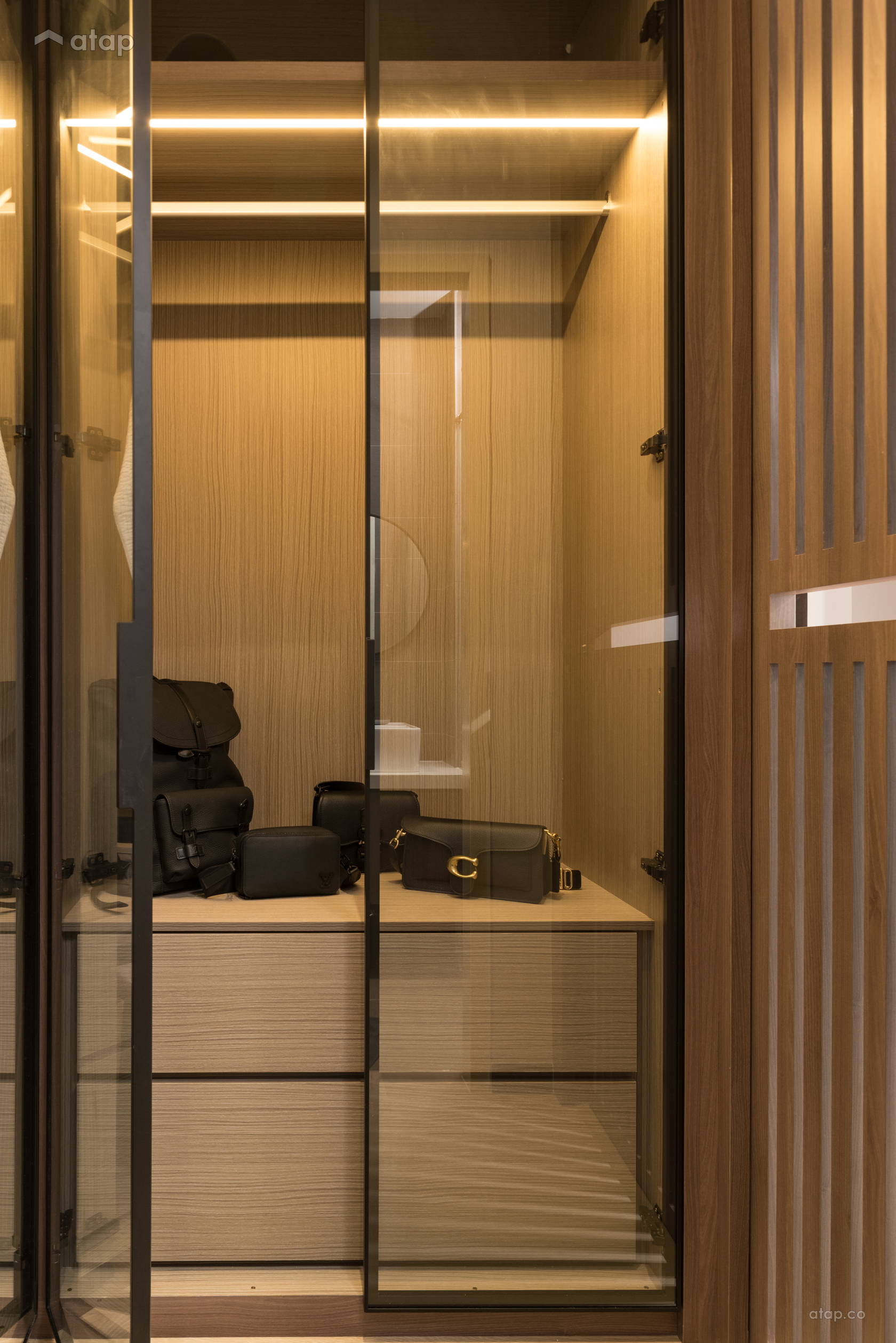 Modern Bedroom condominium design ideas & photos Malaysia | Atap.co