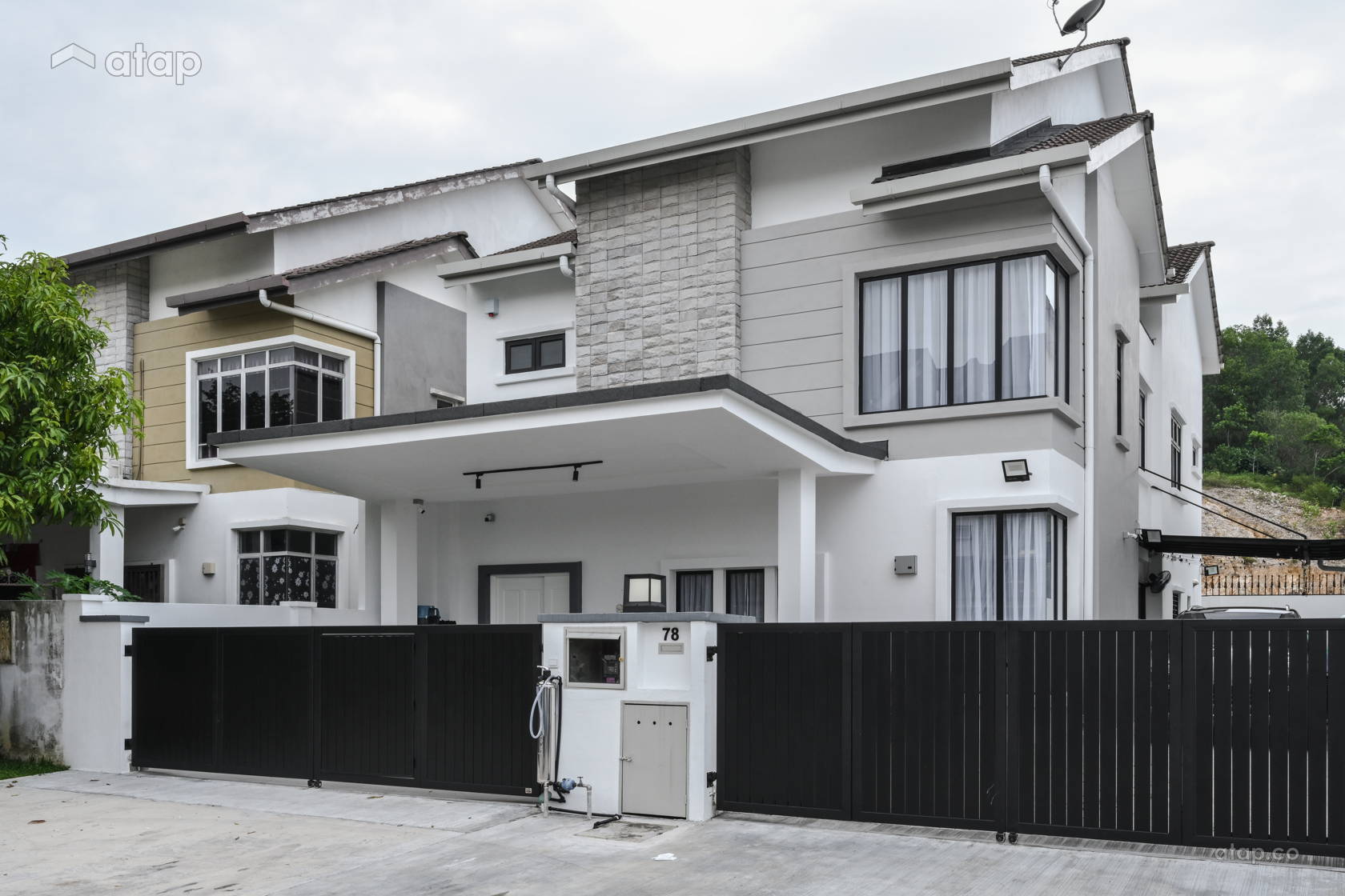 Modern Exterior semi-detached design ideas & photos Malaysia | Atap.co
