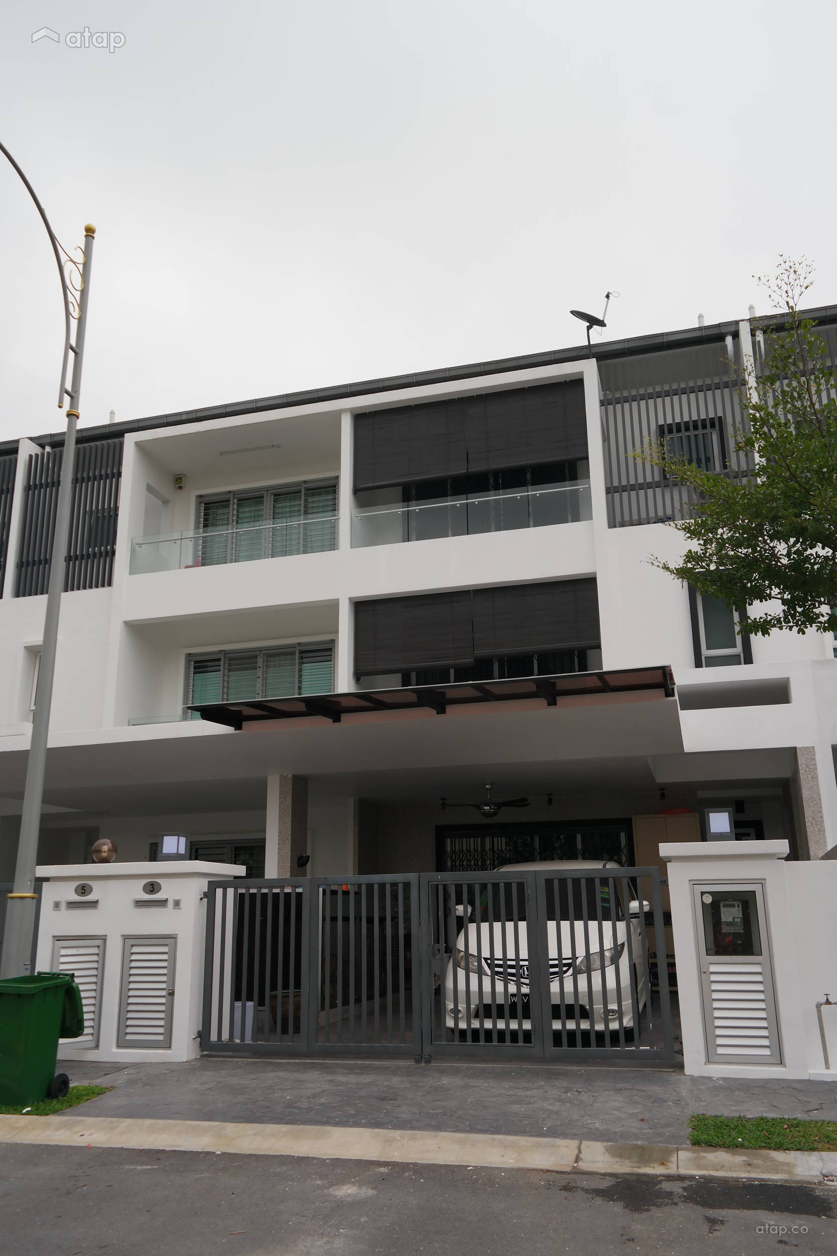 Industrial Exterior terrace design ideas & photos Malaysia | Atap.co
