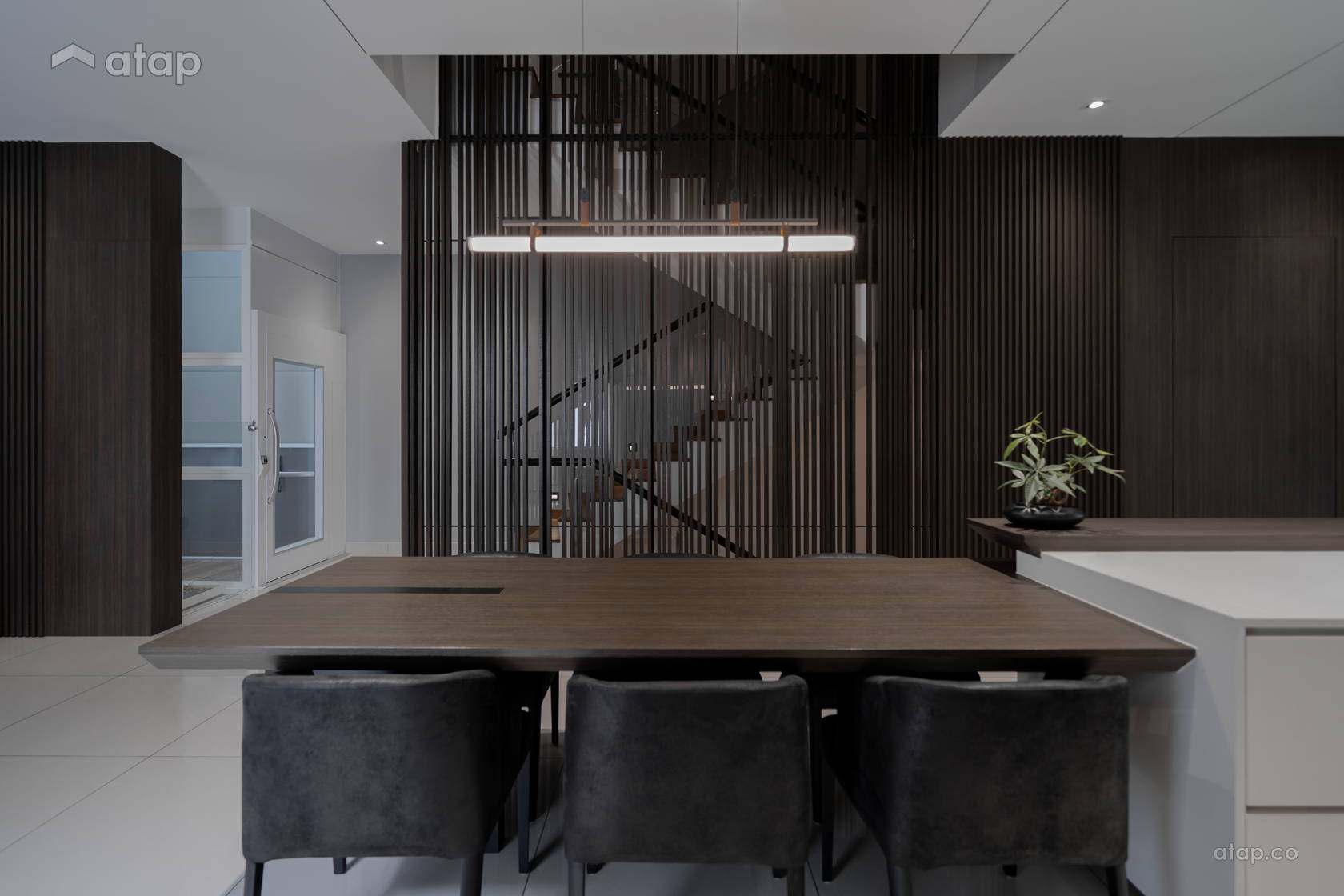 Contemporary Minimalistic Dining Room Kitchen semi-detached design ...