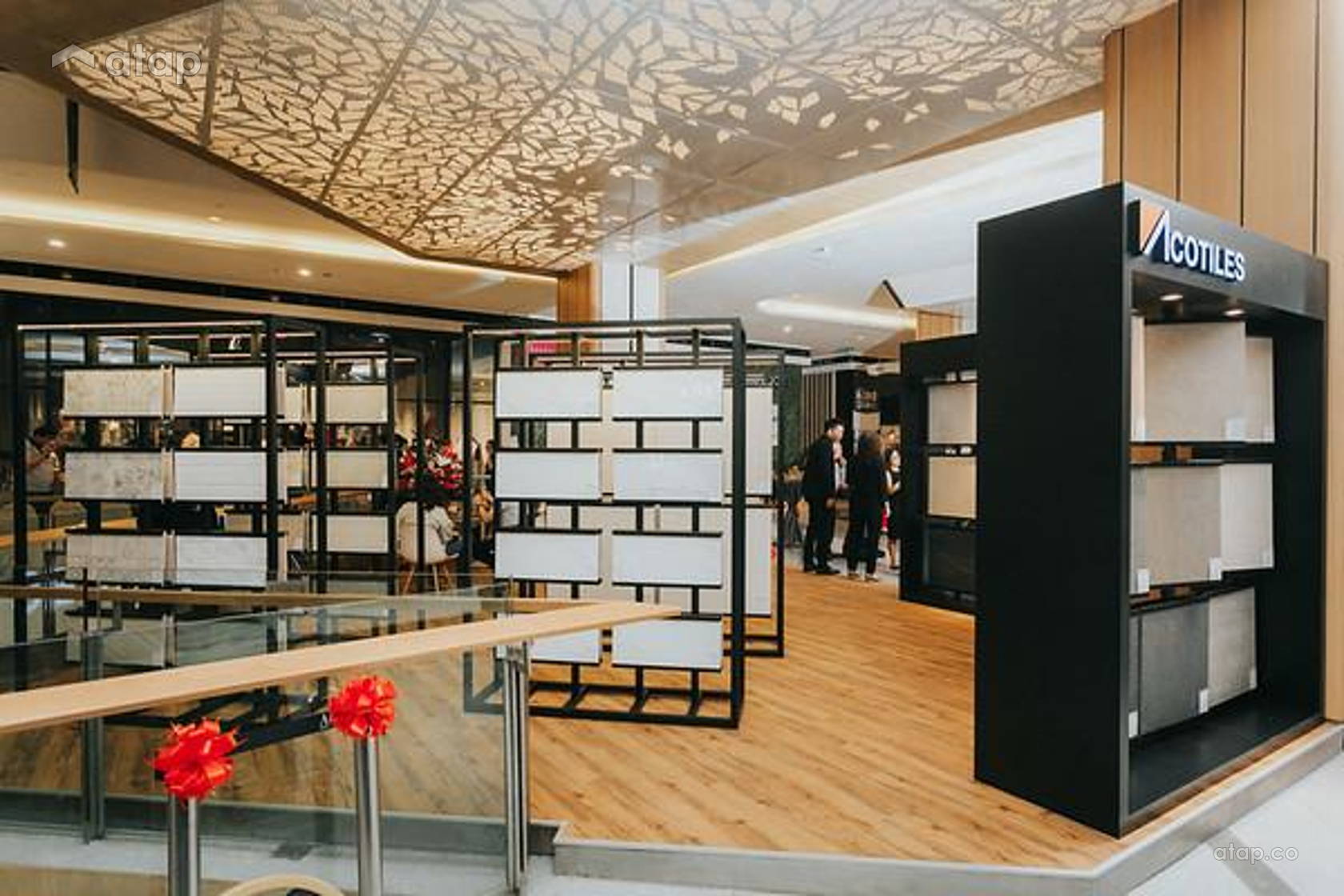 Industrial Modern Retail shopping mall design ideas & photos Malaysia ...