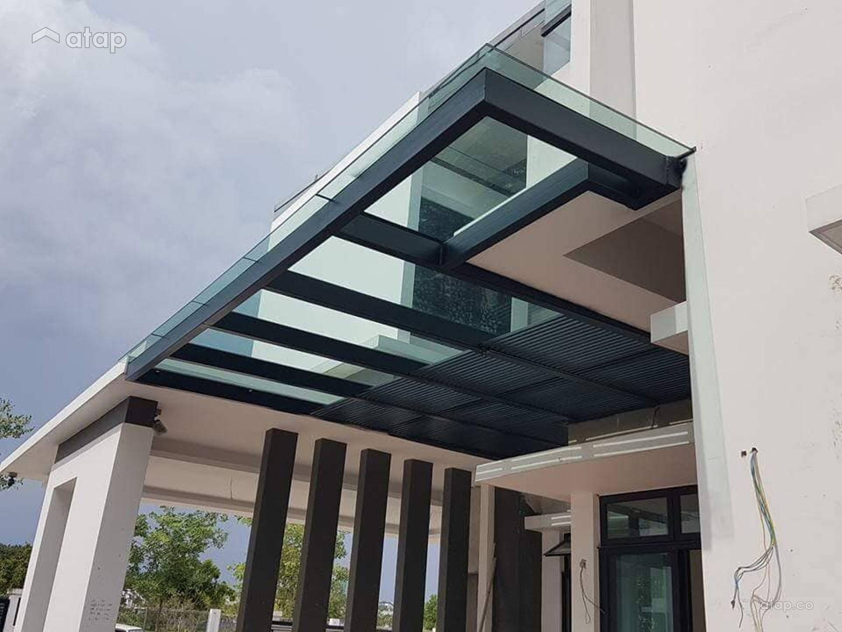 Modern Balcony semi-detached design ideas & photos Malaysia | Atap.co