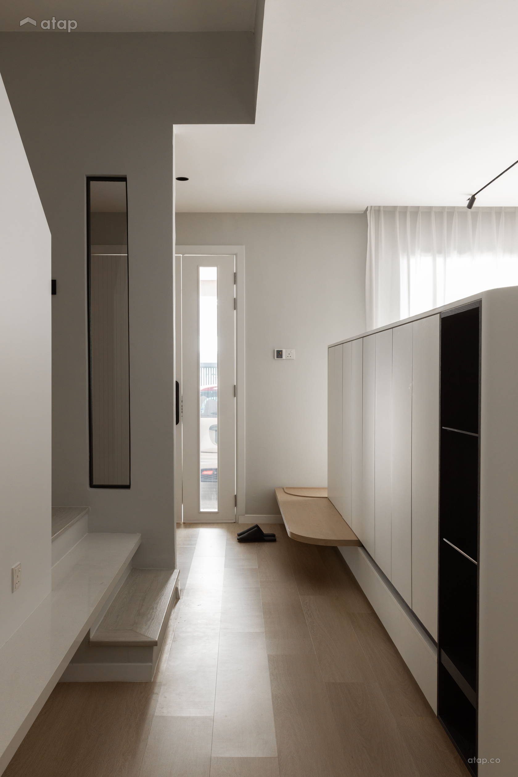 Minimalistic Foyer terrace design ideas & photos Malaysia | Atap.co