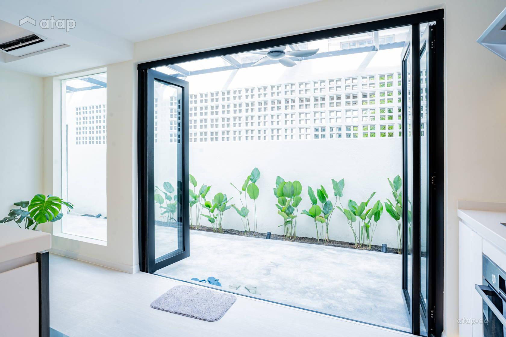 Modern Exterior terrace design ideas & photos Malaysia | Atap.co
