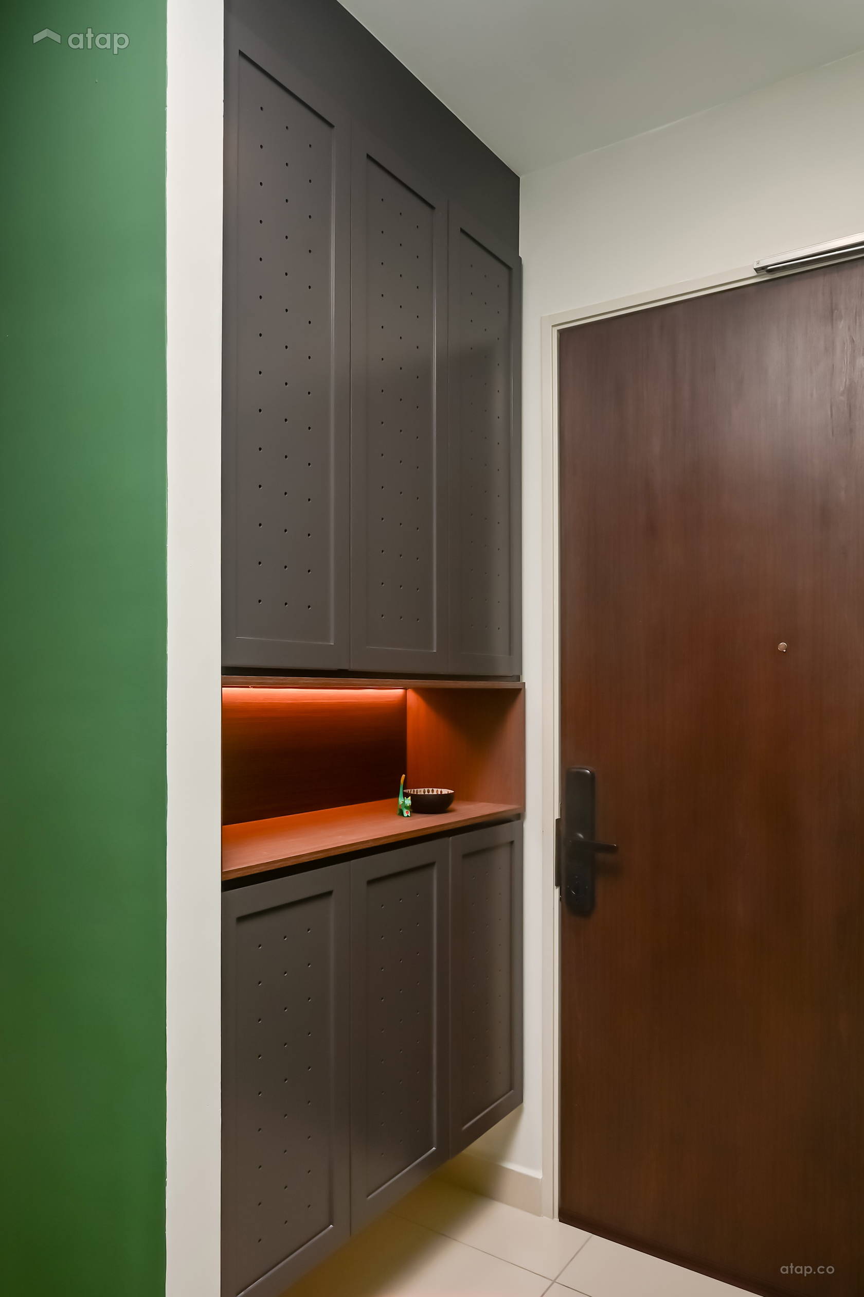 Scandinavian Vintage Foyer condominium design ideas & photos Malaysia ...