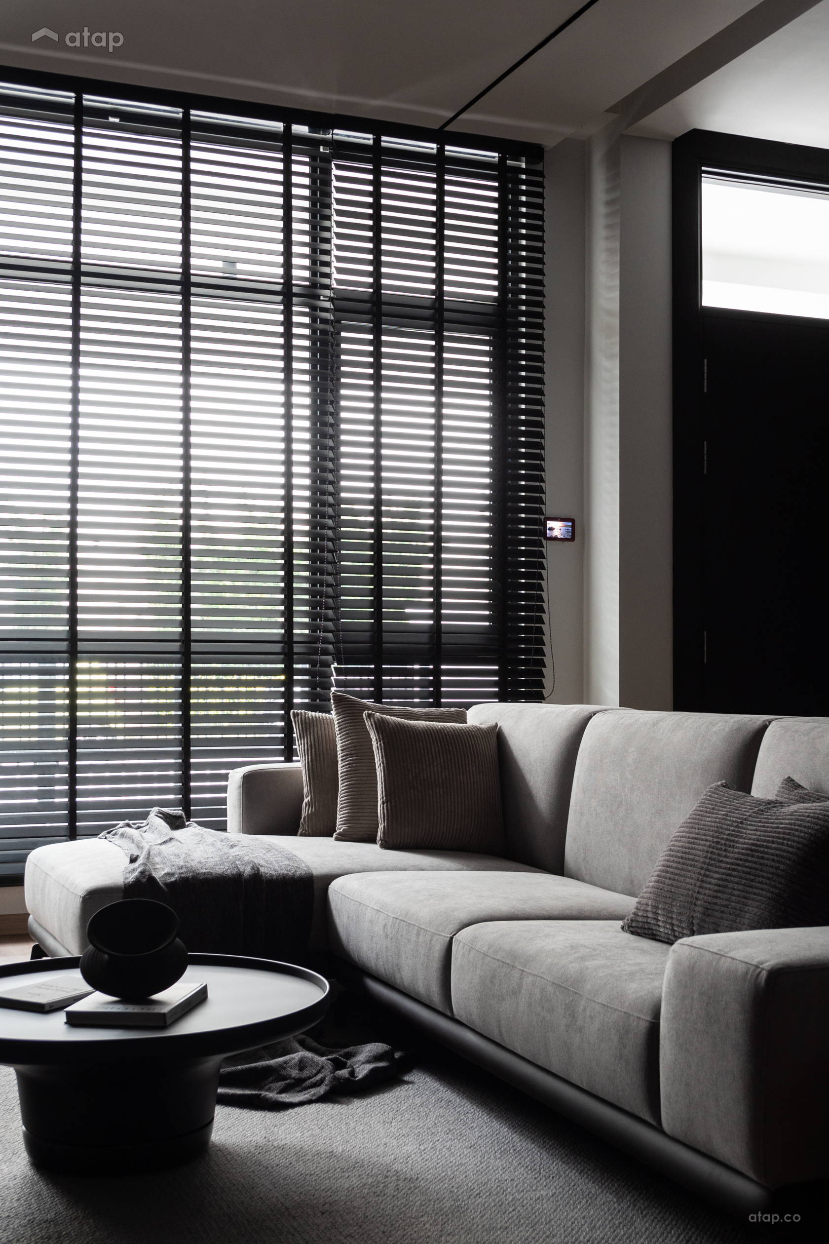 Minimalistic Living Room terrace design ideas & photos Malaysia | Atap.co