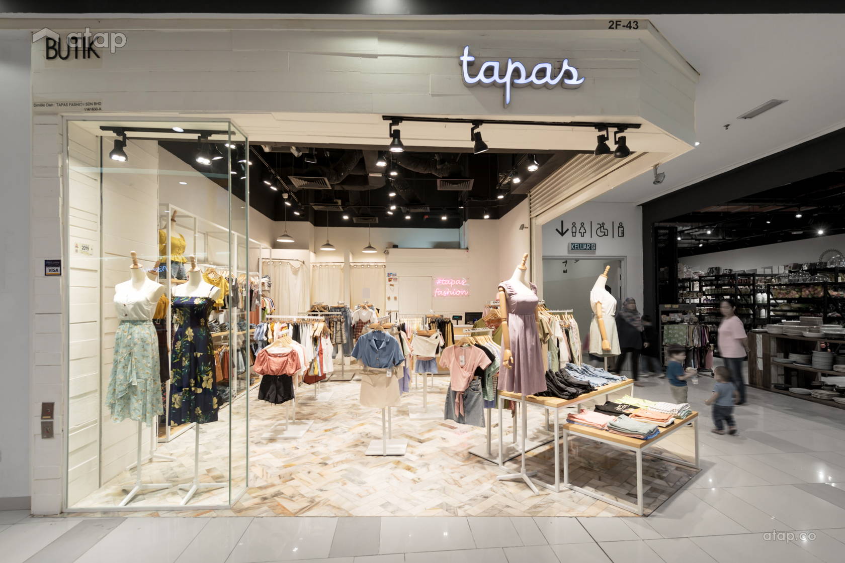 Asian Minimalistic Retail shopping mall design ideas & photos Malaysia ...