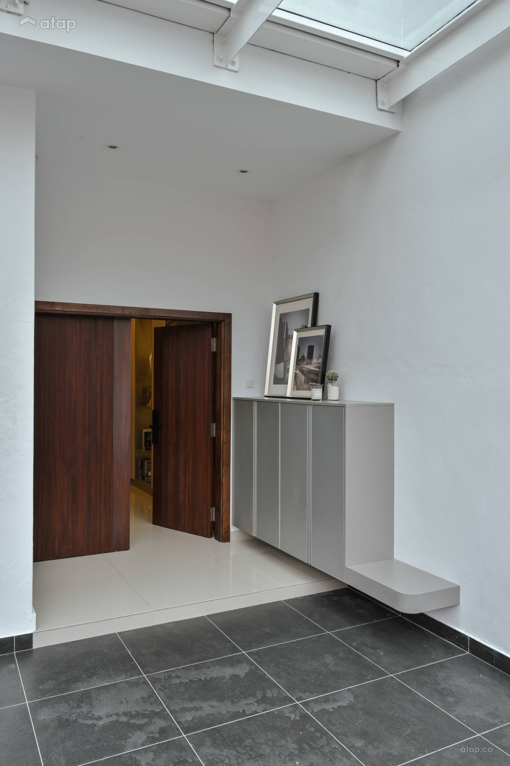 Contemporary Scandinavian Exterior Foyer terrace design ideas & photos ...