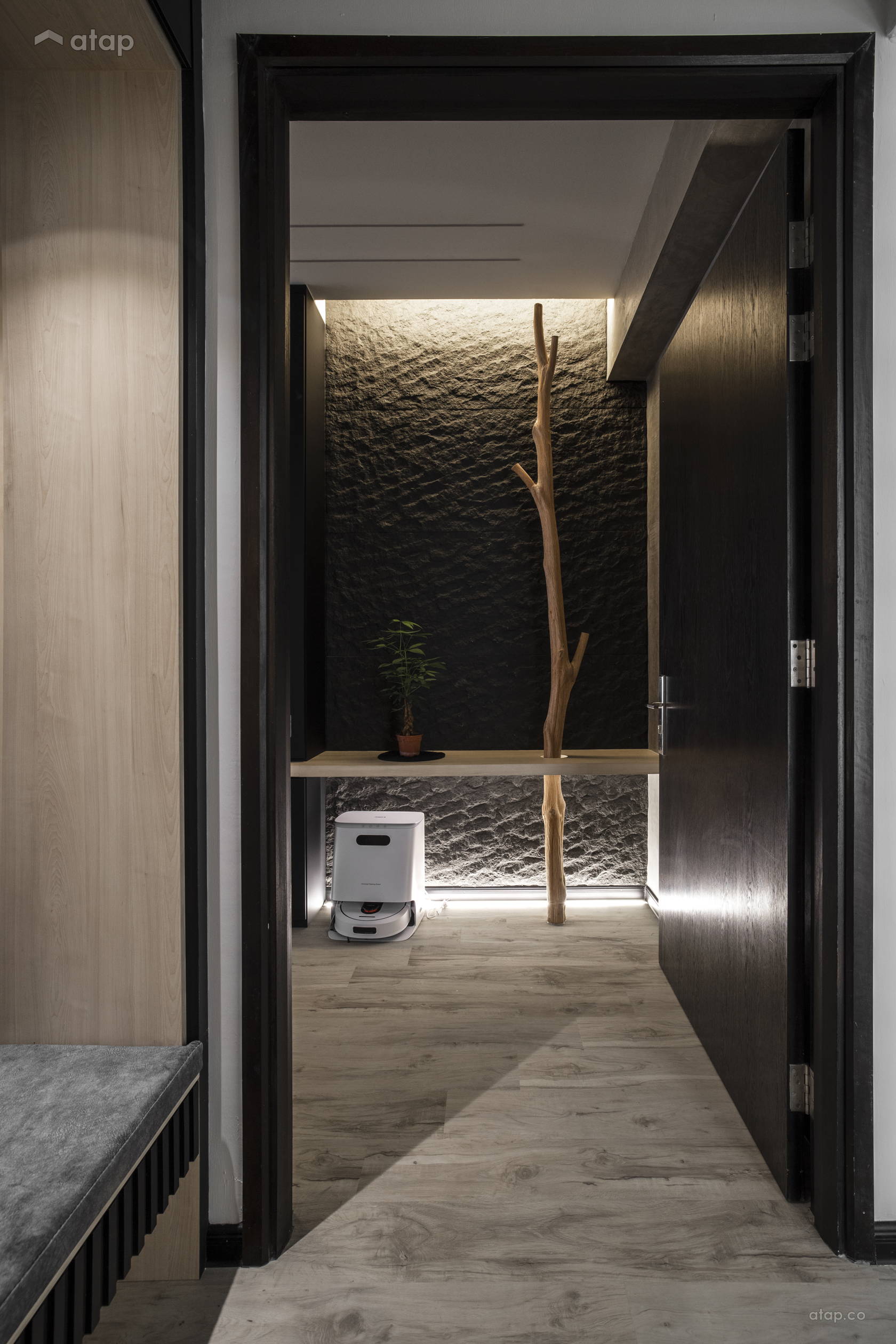 Modern Foyer condominium design ideas & photos Malaysia | Atap.co