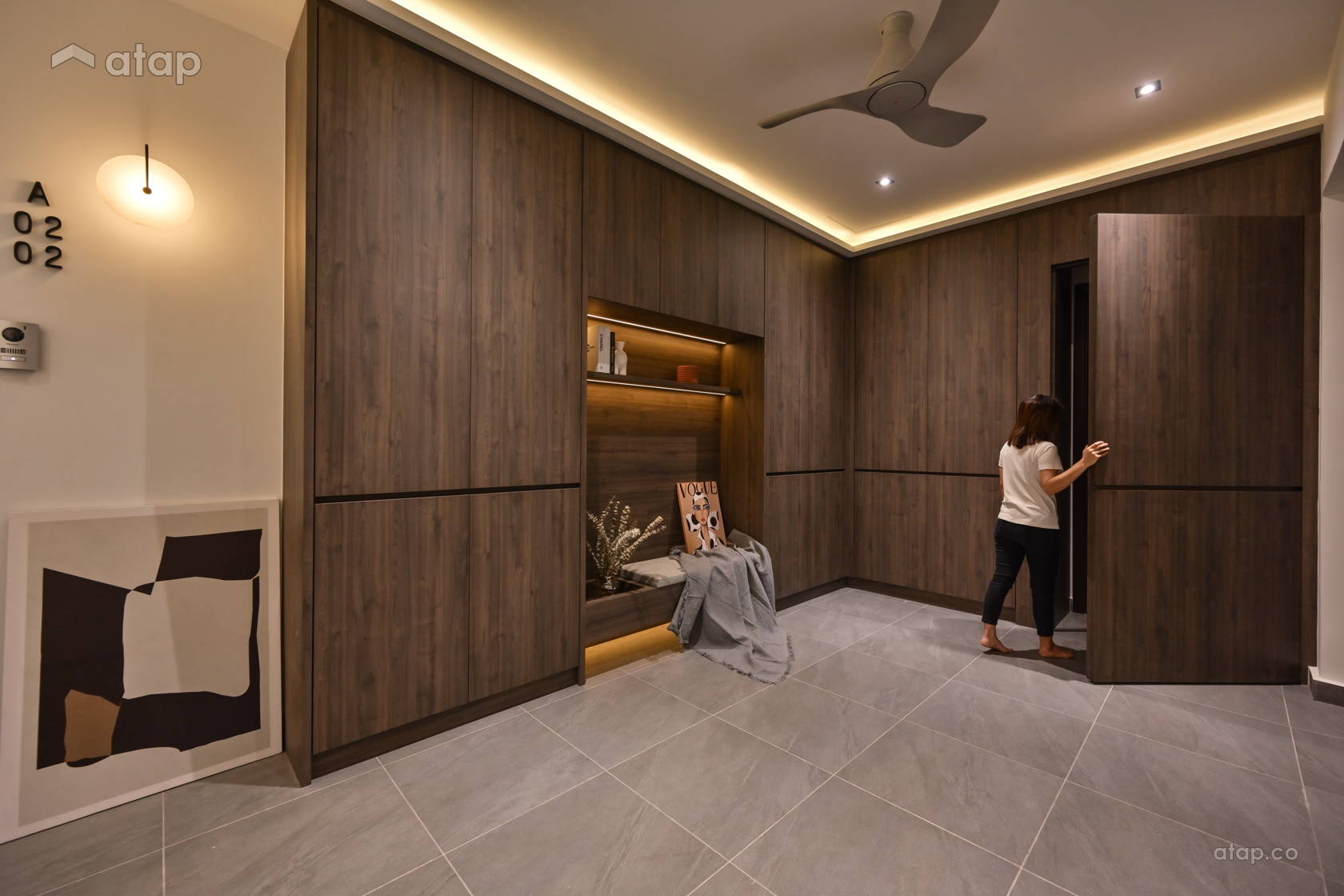 Contemporary Modern Foyer condominium design ideas & photos Malaysia ...