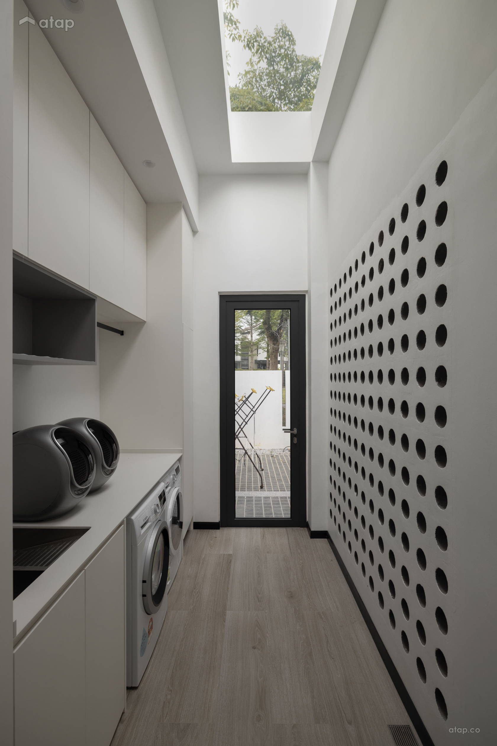 Minimalistic Modern semi-detached design ideas & photos Malaysia | Atap.co