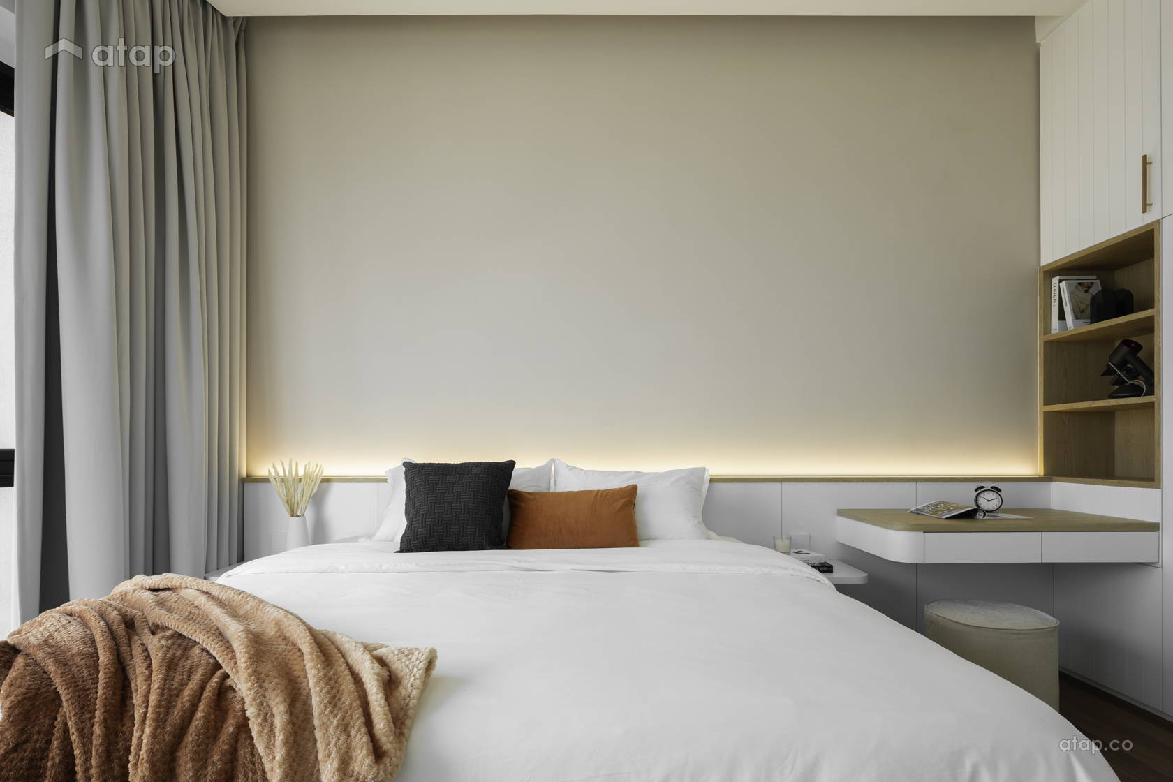 Minimalistic Zen Bedroom condominium design ideas & photos Malaysia ...