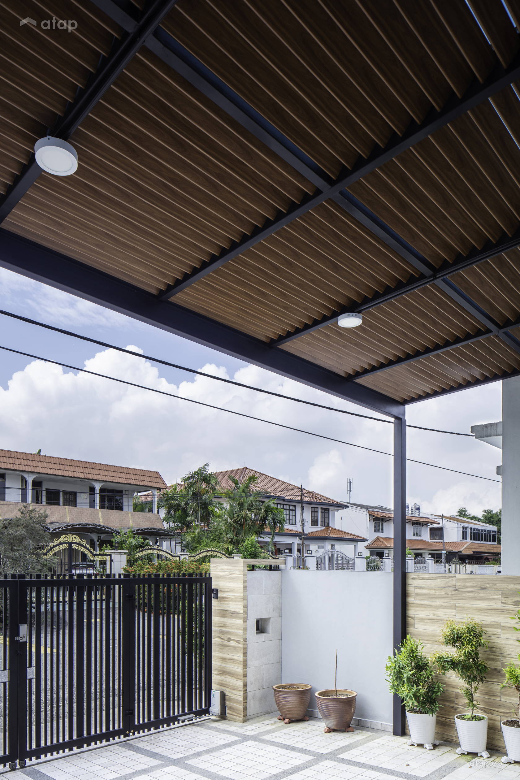 Contemporary Modern Foyer Garden semi-detached design ideas & photos ...