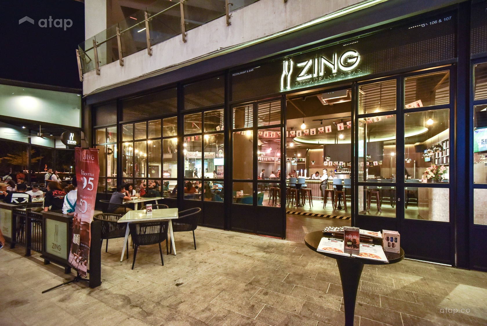 Contemporary Industrial F&B Retail shopping mall design ideas & photos ...