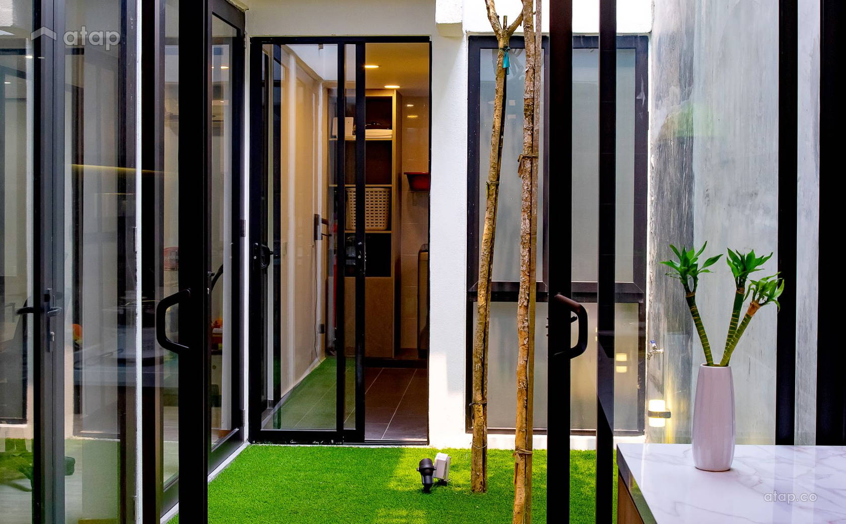 Asian Minimalistic Garden terrace design ideas & photos Malaysia | Atap.co