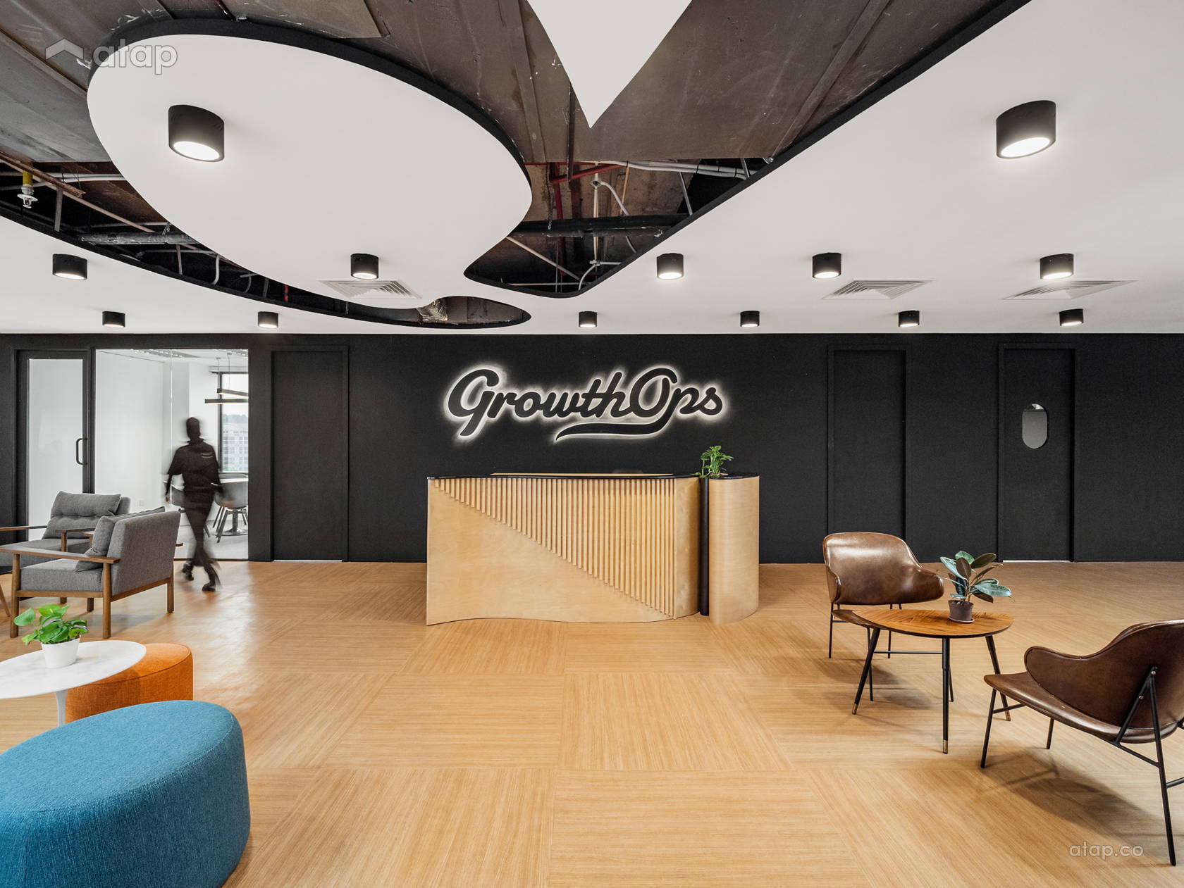 Contemporary Minimalistic Office skyscraper design ideas & photos ...