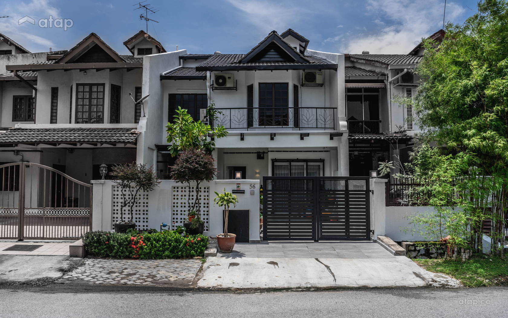 Modern Exterior semi-detached design ideas & photos Malaysia | Atap.co