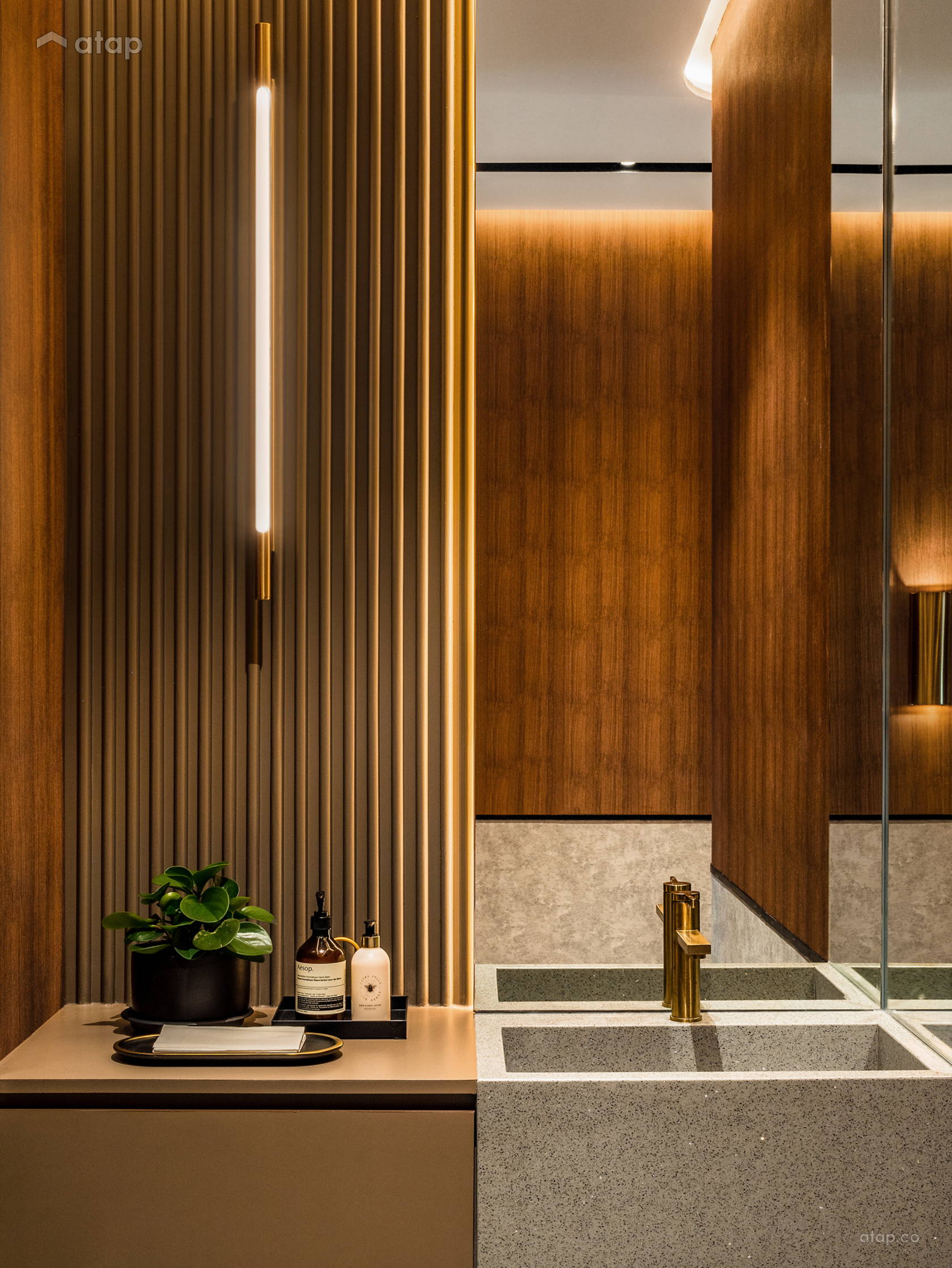 Contemporary Industrial Bathroom Retail others design ideas & photos ...