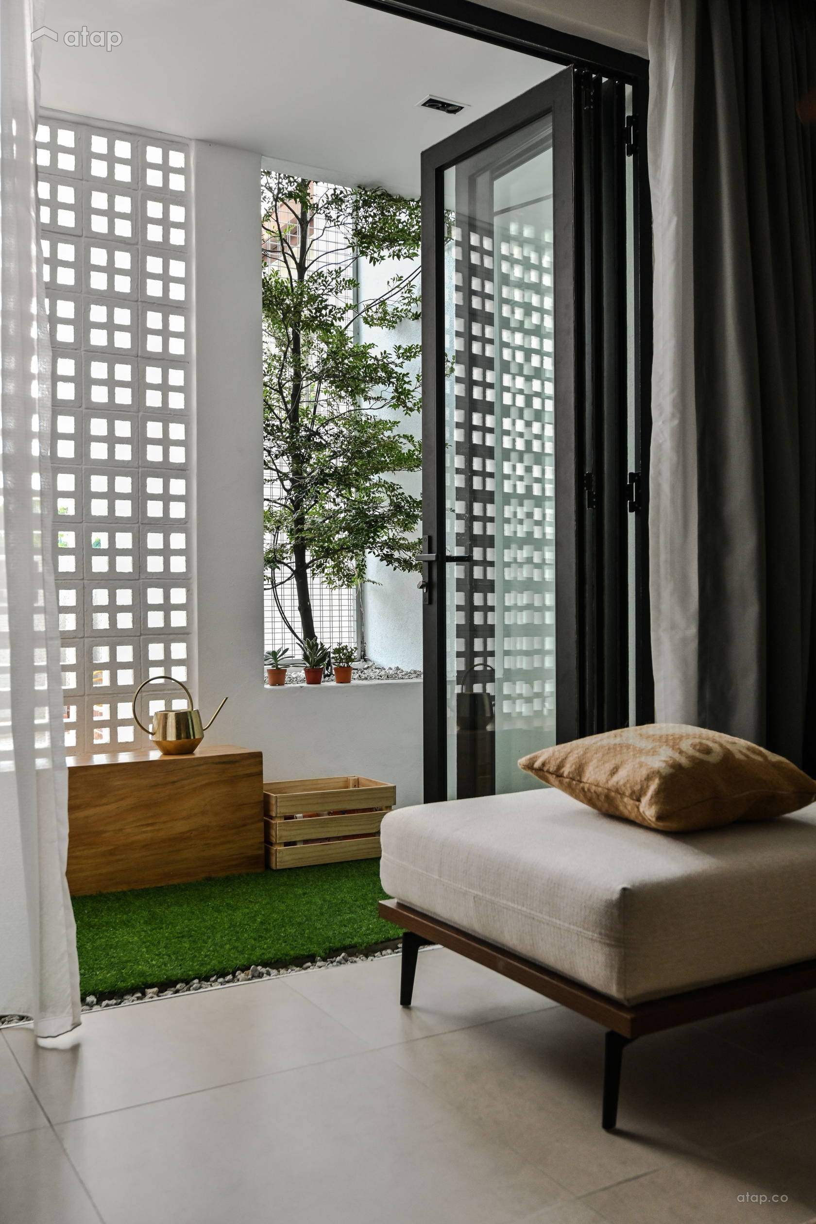 Asian Minimalistic Balcony terrace design ideas & photos Malaysia | Atap.co