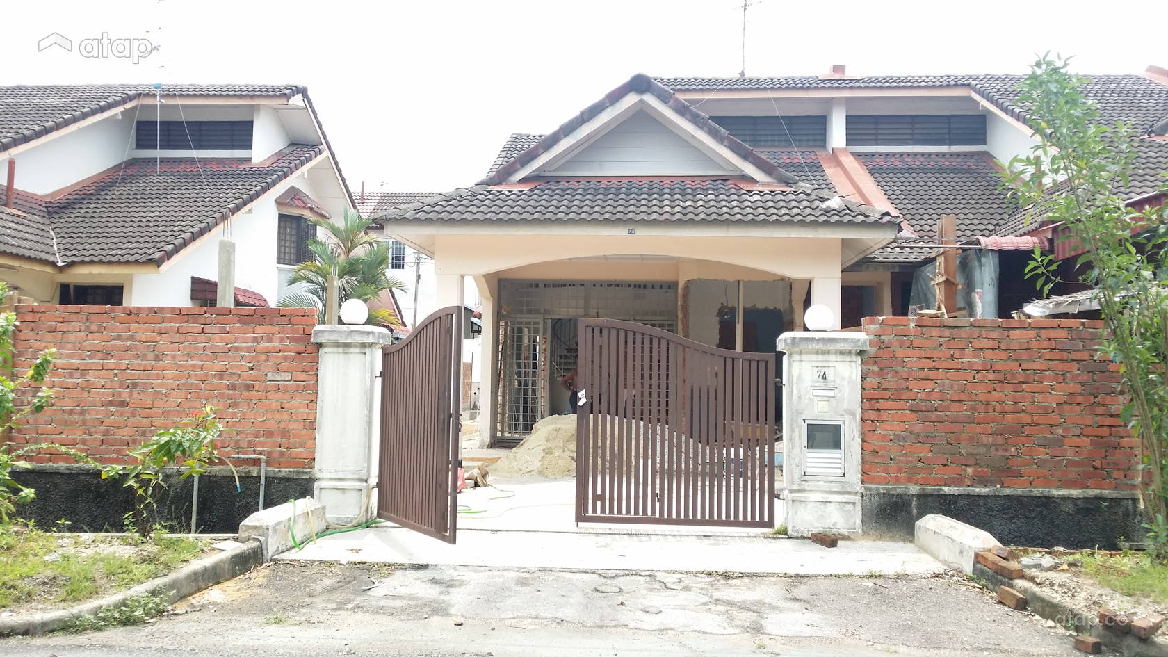 Modern Zen Exterior terrace design ideas & photos Malaysia | Atap.co