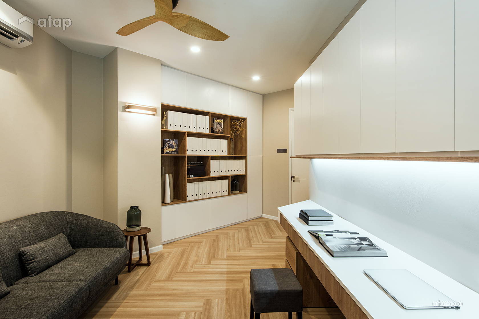 Minimalistic Scandinavian Study Room apartment design ideas & photos ...