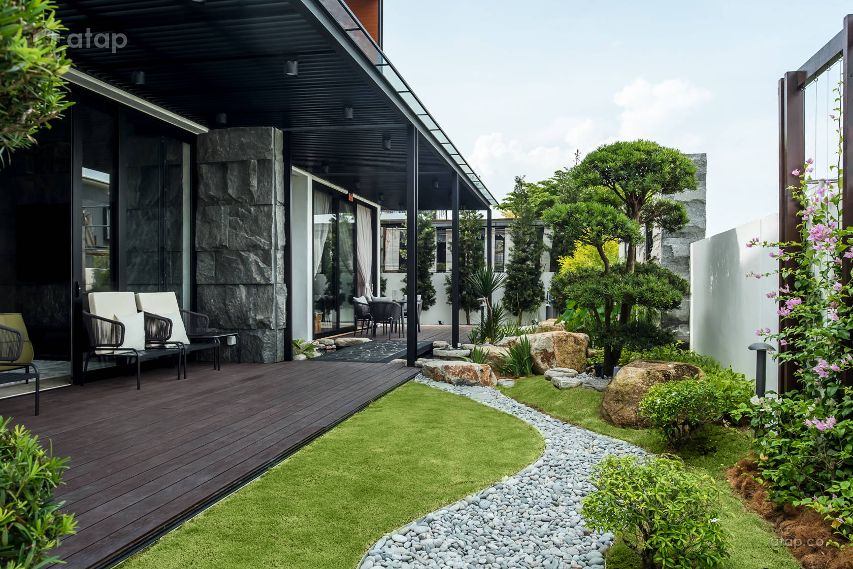 Rustic Zen Exterior Garden bungalow design ideas & photos Malaysia ...