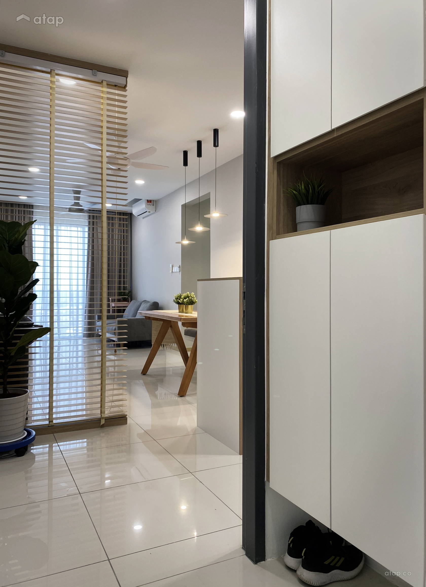 Contemporary Modern Foyer condominium design ideas & photos Malaysia ...